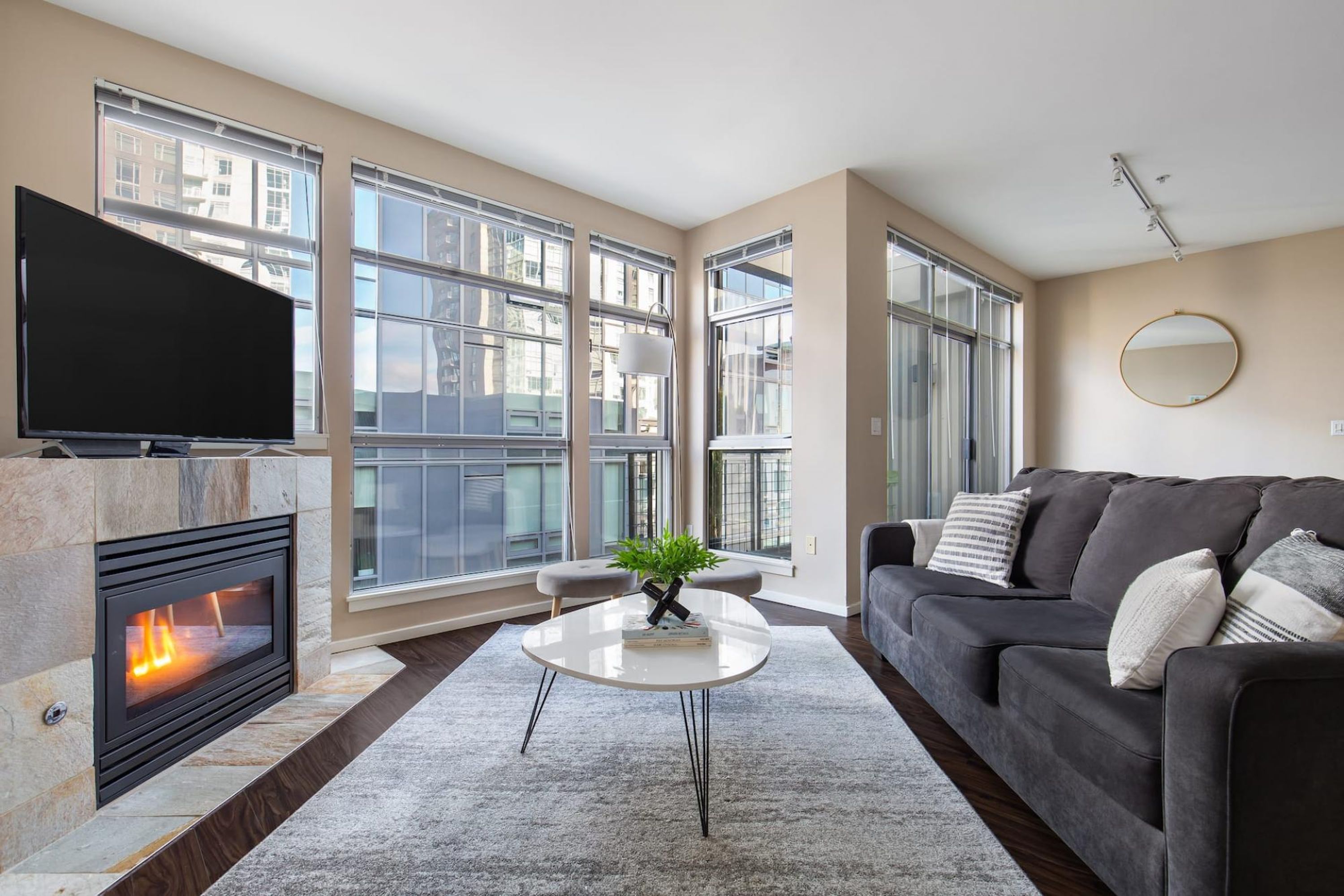 Bellevue | Sophisticated 2bd/2ba Apartment - Issaquah, WA