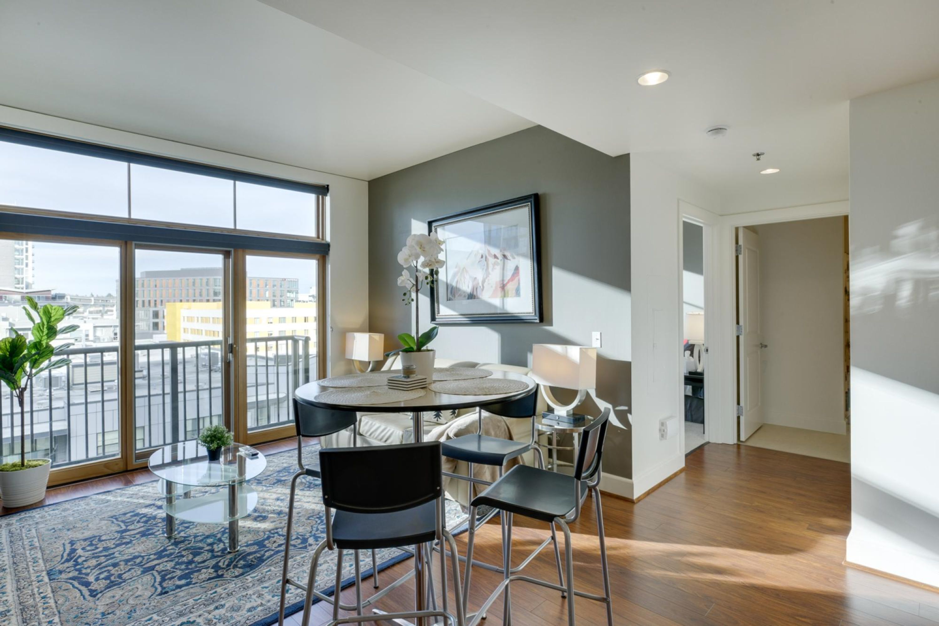 Recently Upgraded 1br Apt – Downtown Location - Portland
