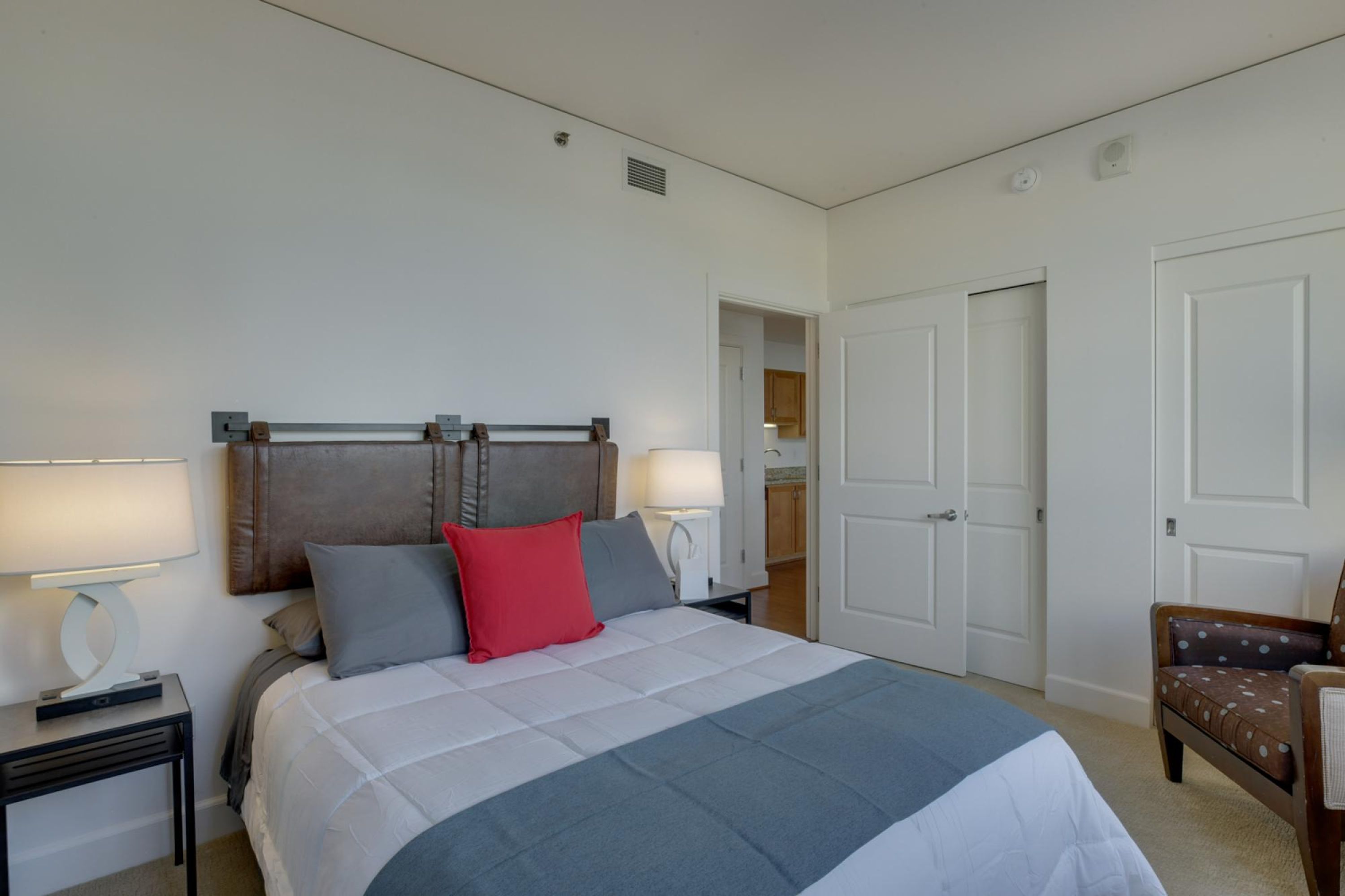 Downtown Location ✔Discounts ✔Modern Living - Portland, OR