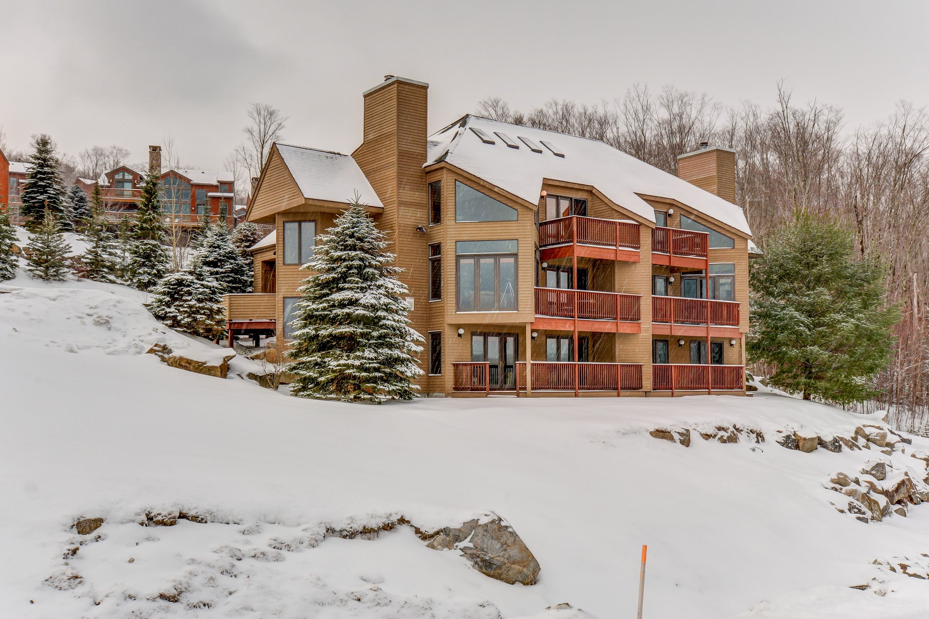 C2 Luxurious Townhome, Stunning Views, Ac, Stone Fireplace, Beautiful Kitchen Steps To Ski Trail - Santa's Village, Jefferson