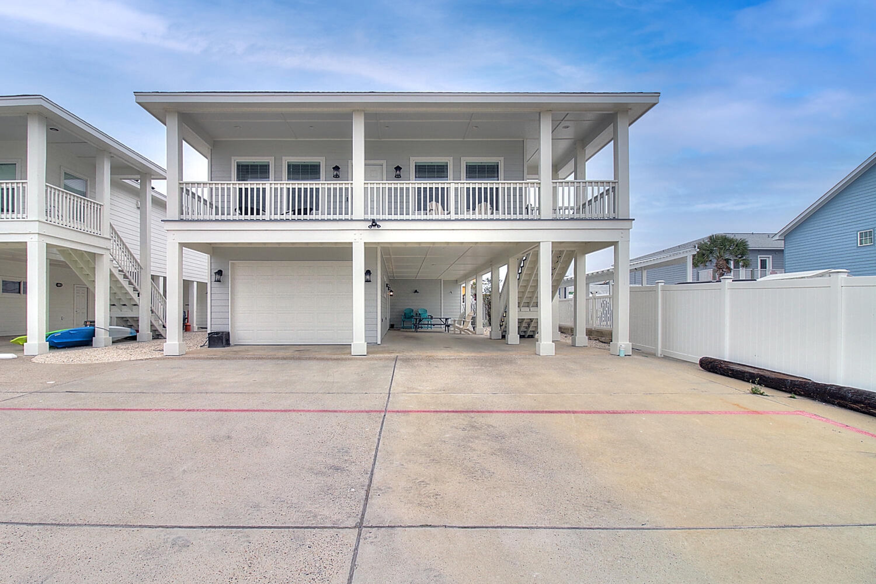 Mi Casa Tu Casa       Downstairs - Corpus Christi, TX