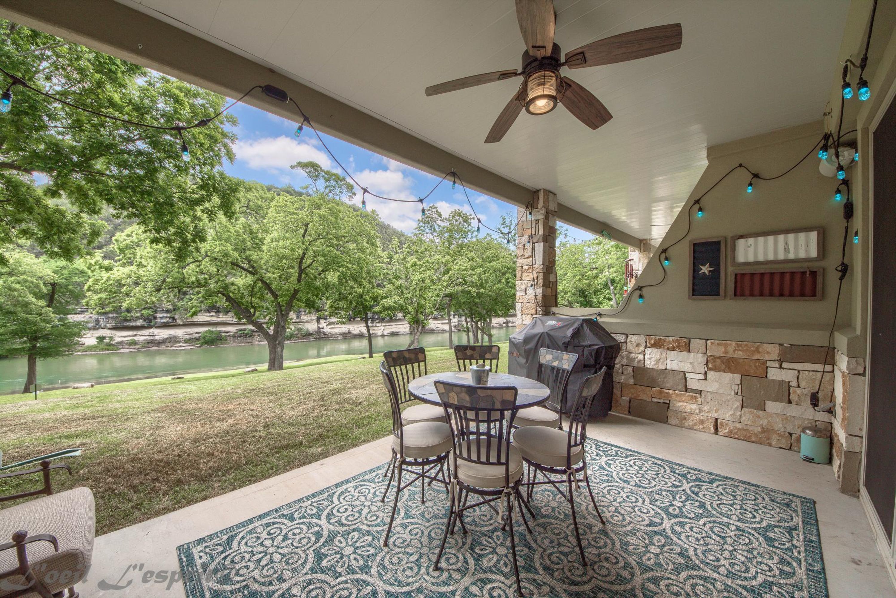 Rio Refuge Rg 105 In Canyon Lake - Wimberley