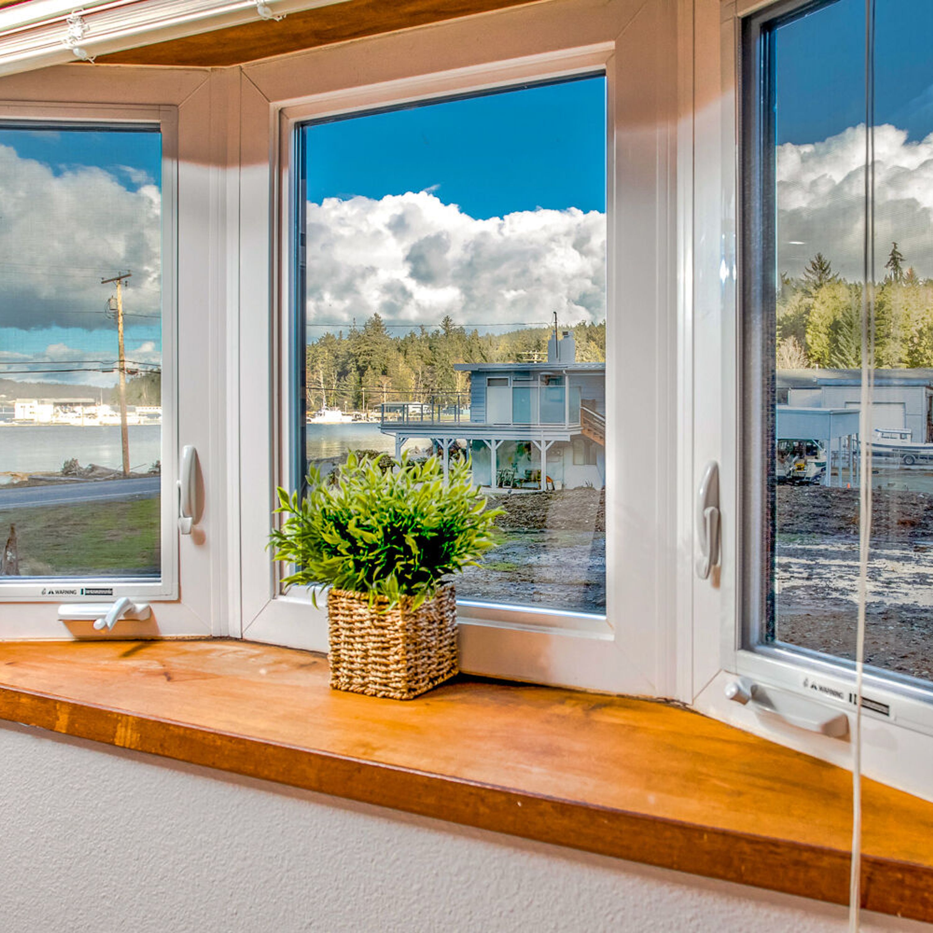 Cornet Bay Cottage in Oak Harbor