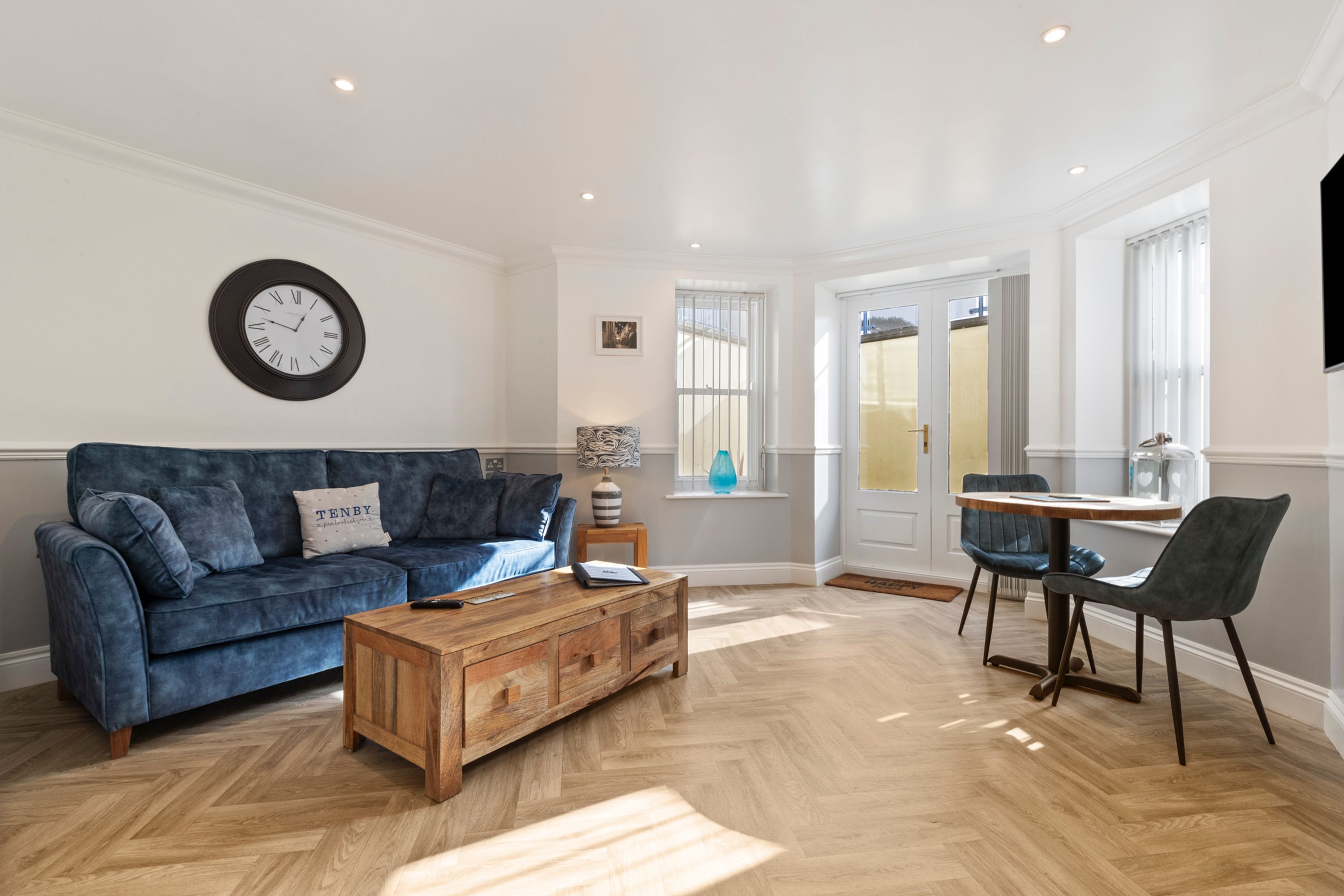 3 South Beach Court - Cosy Seafront Apartment - Tenby