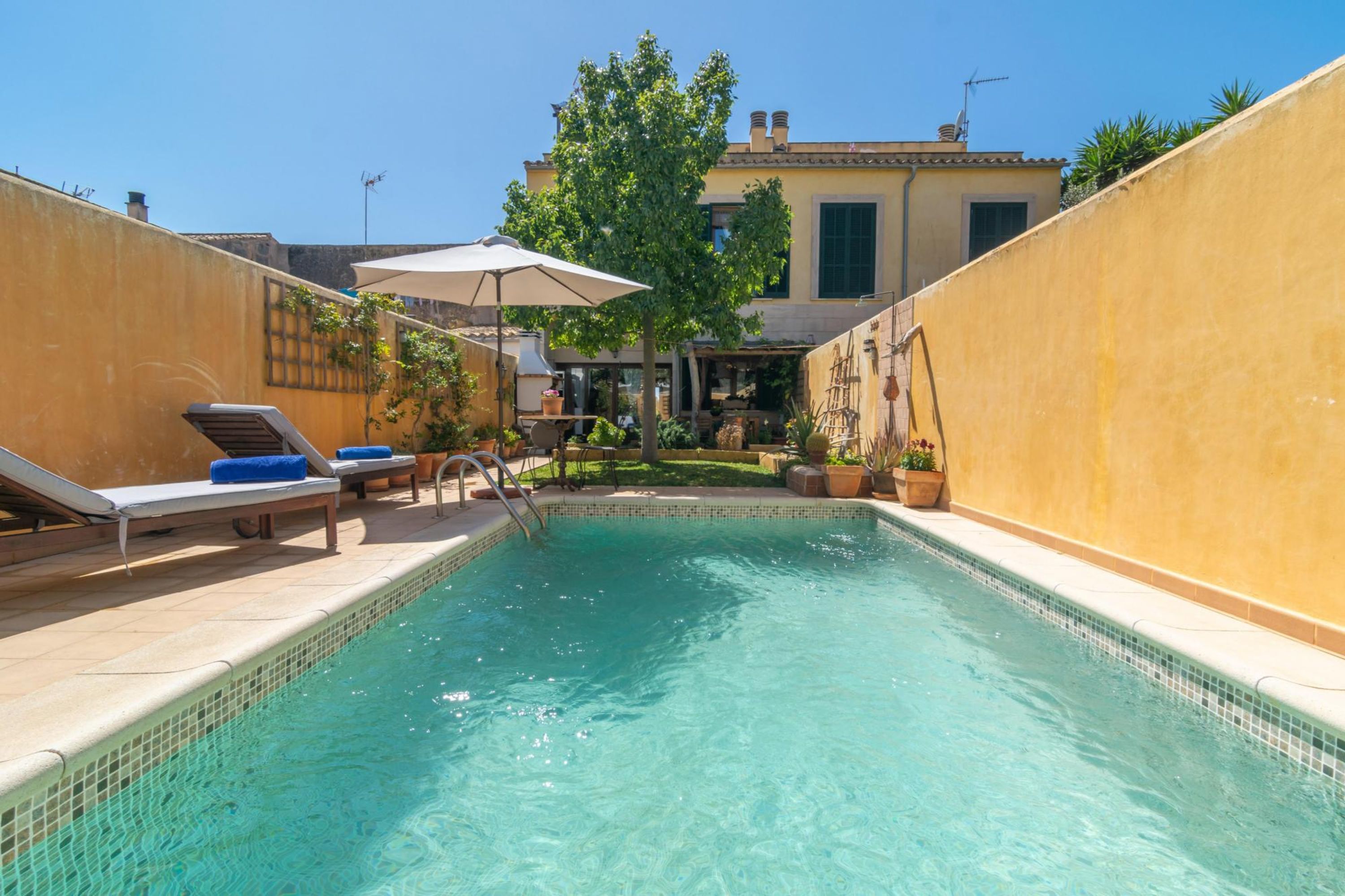 ELS ANGELS - Charming house with private pool Free WiFi
