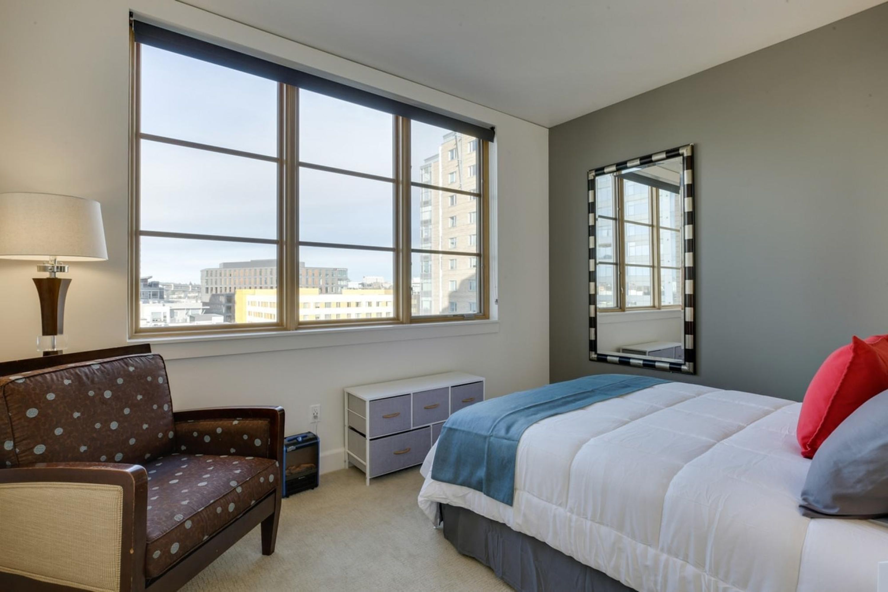 Modern 1br Apartment - Free Parking! - Portland, OR
