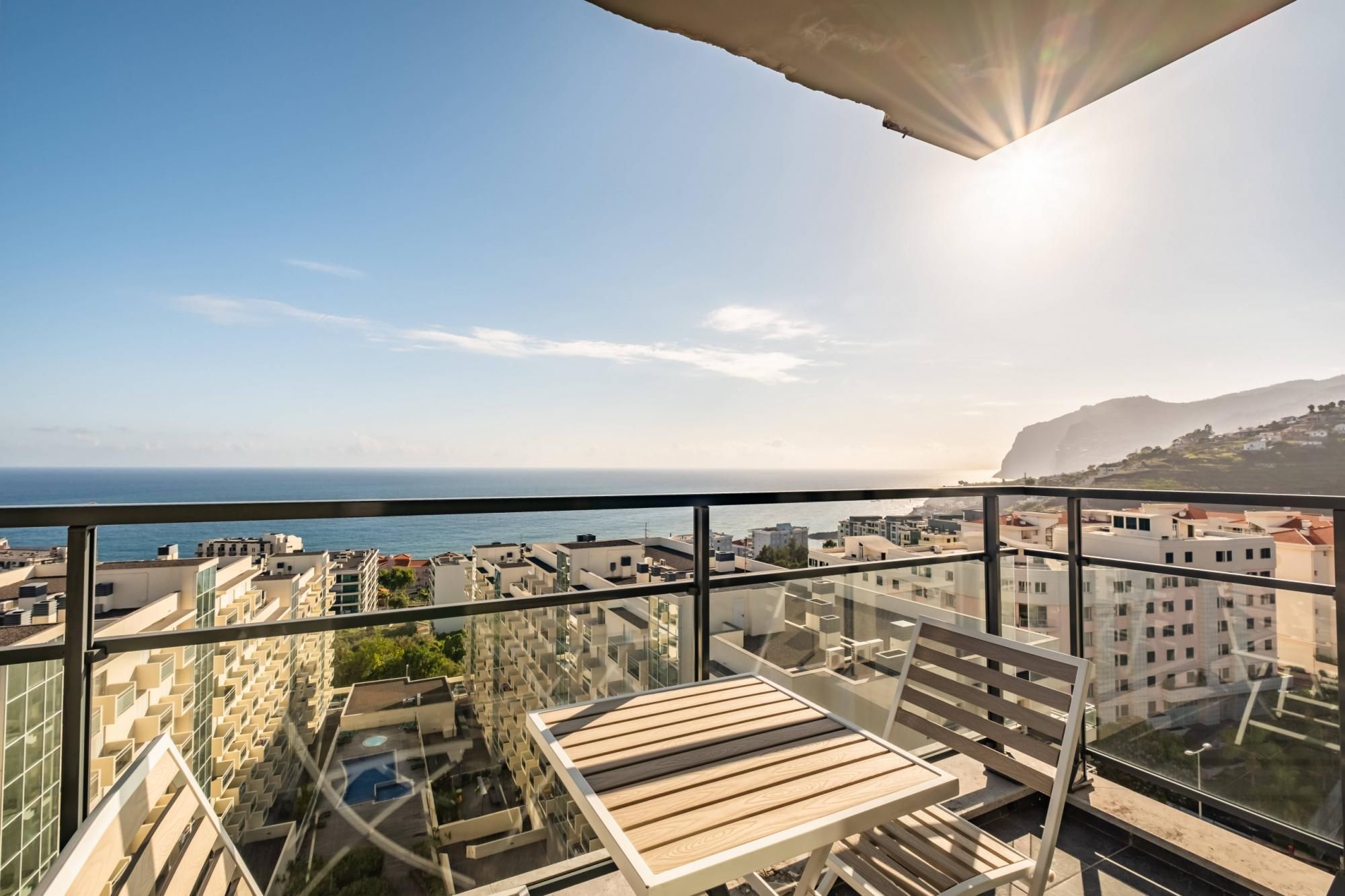 Stay at Blue and Gold Sunset by Homie in Funchal - travelstaytion