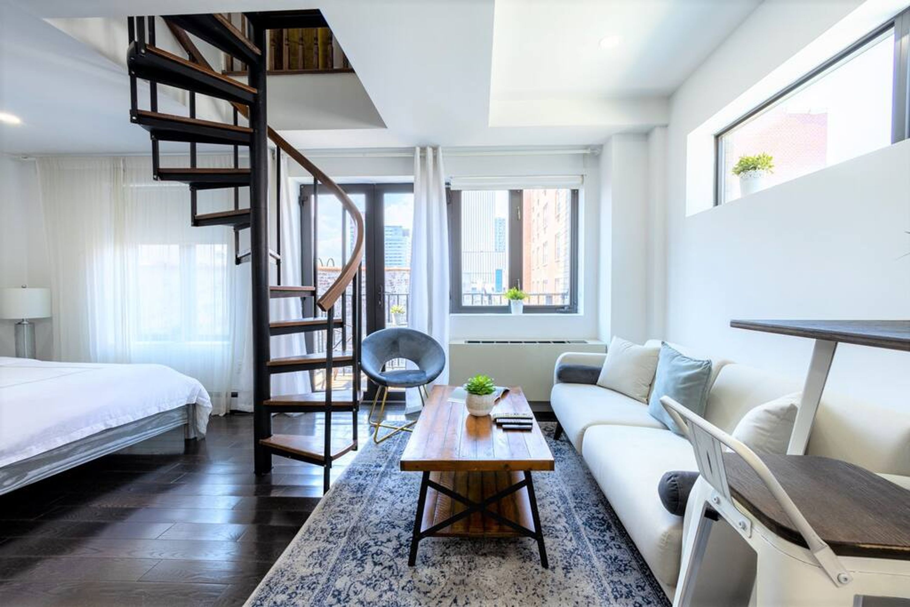 809-6b  New 2br Duplex With Private Patio - West New York, NJ