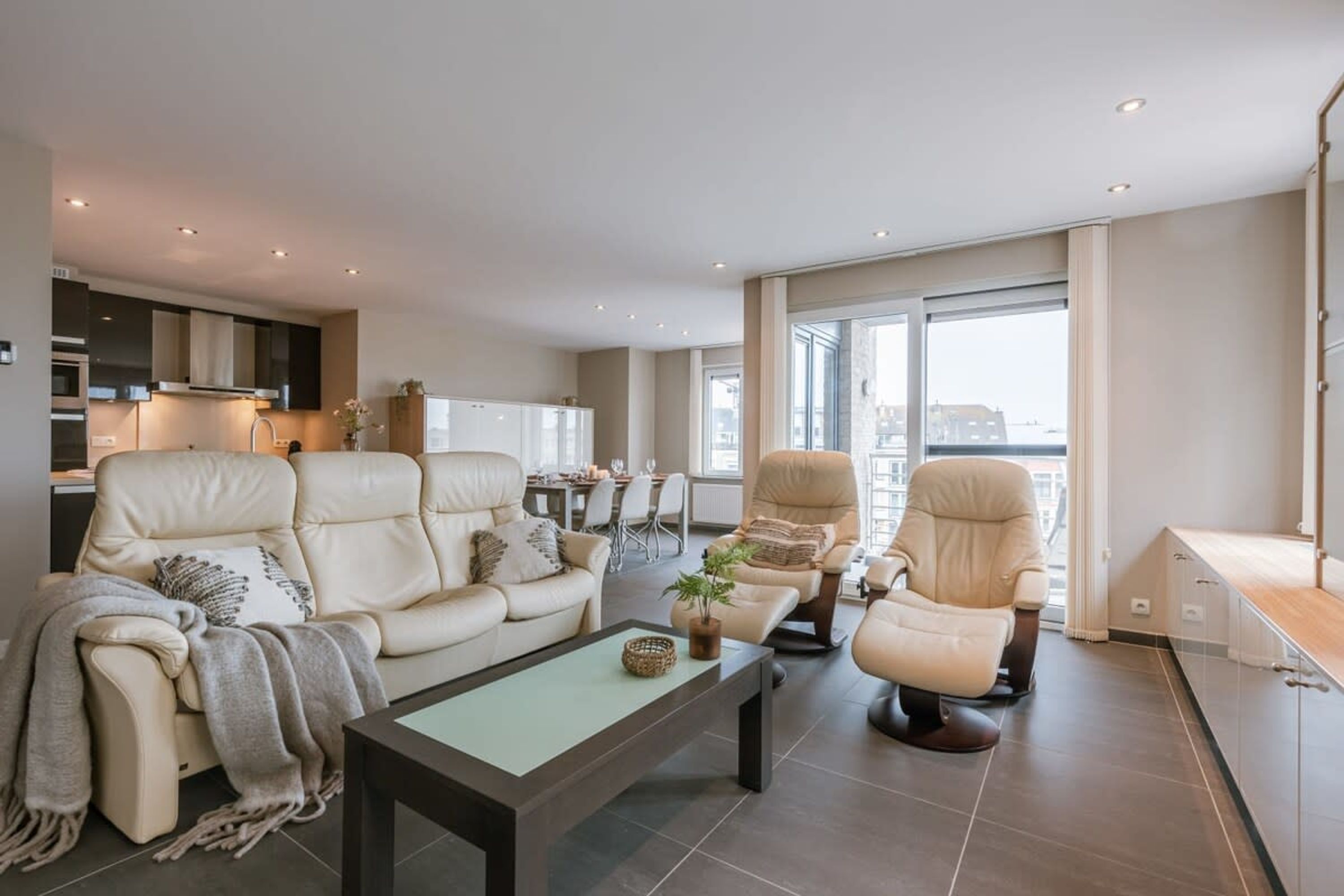 Spacious Apartment With Lateral Sea View - Brugge