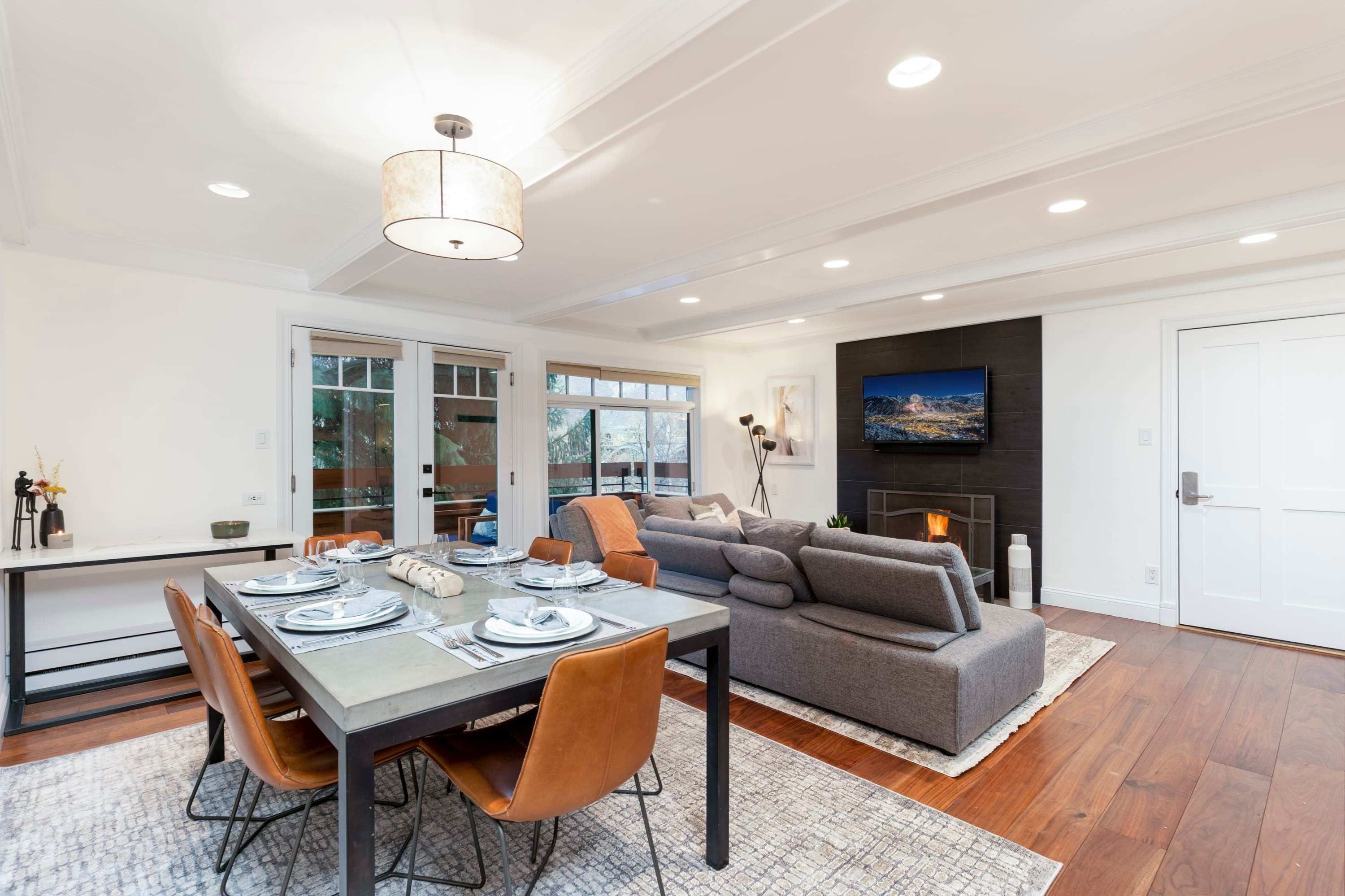 Updated 3br 3ba W Pool -Steps To Town - Aspen, CO