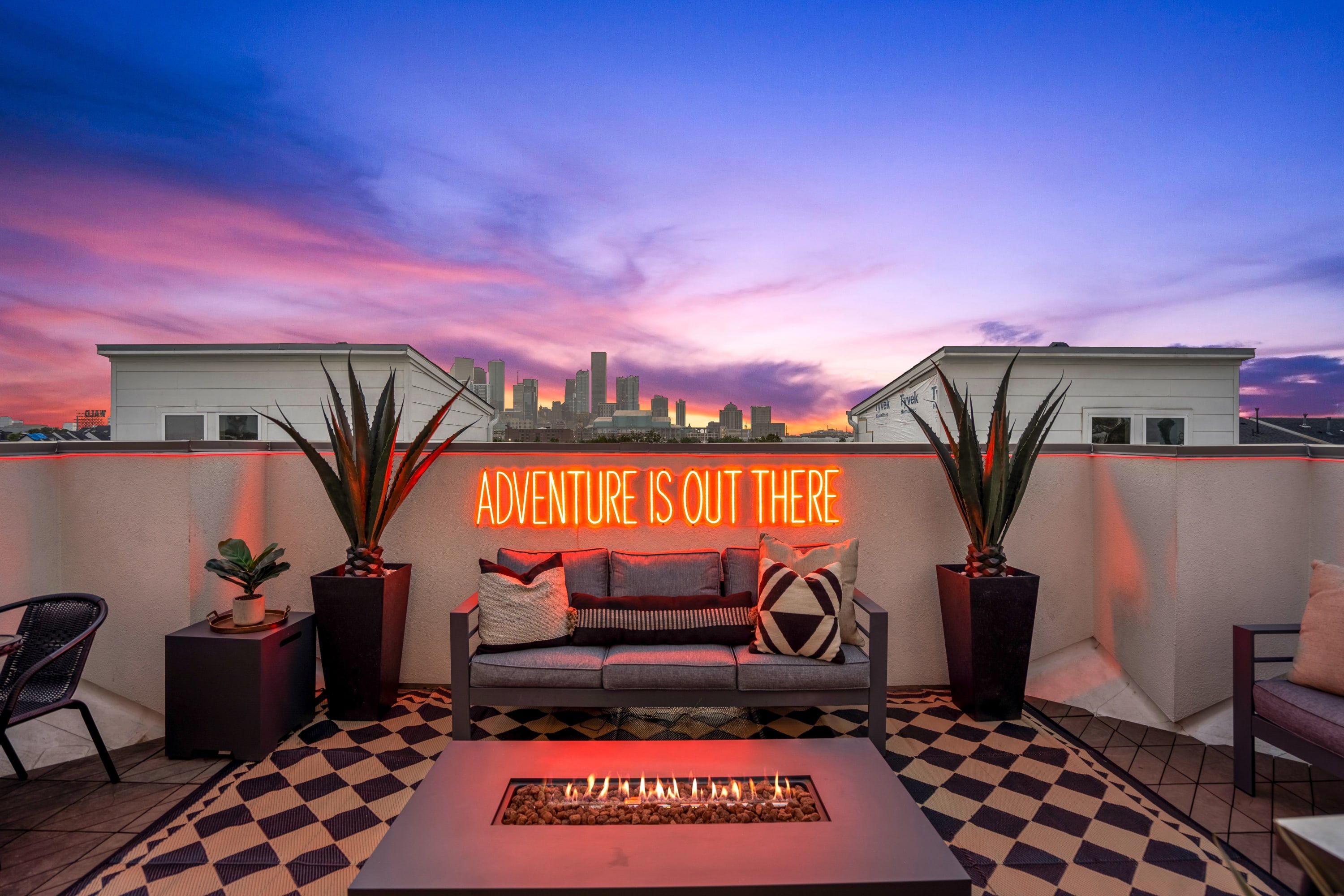 Luxury Downtown Getaway With Breathtaking Views - Houston, TX