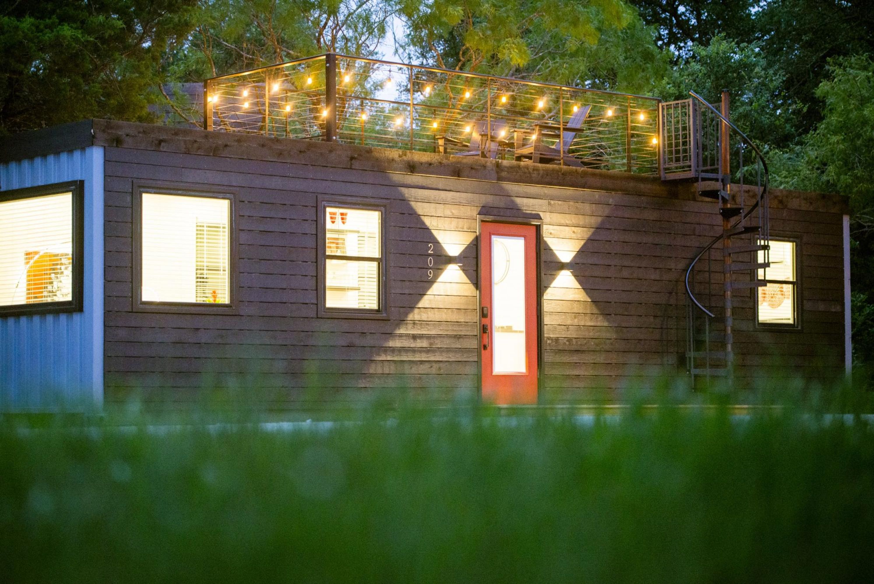 The Merlot - Unique Container Home Near Waco Attractions - Waco, TX