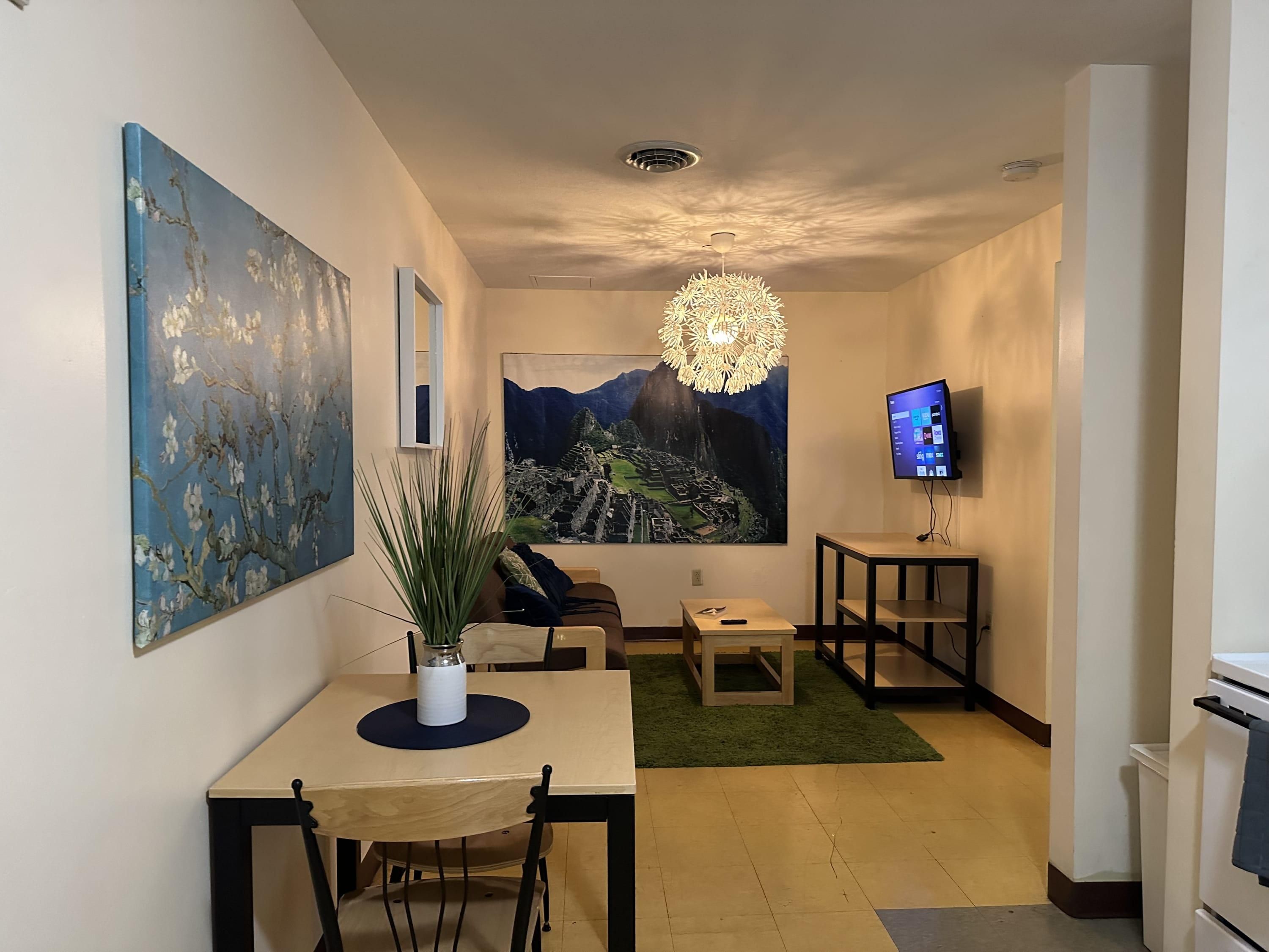 2 Bedroom 2 Bath Downtown   Sleeps Six   Walkable - Pittsburgh