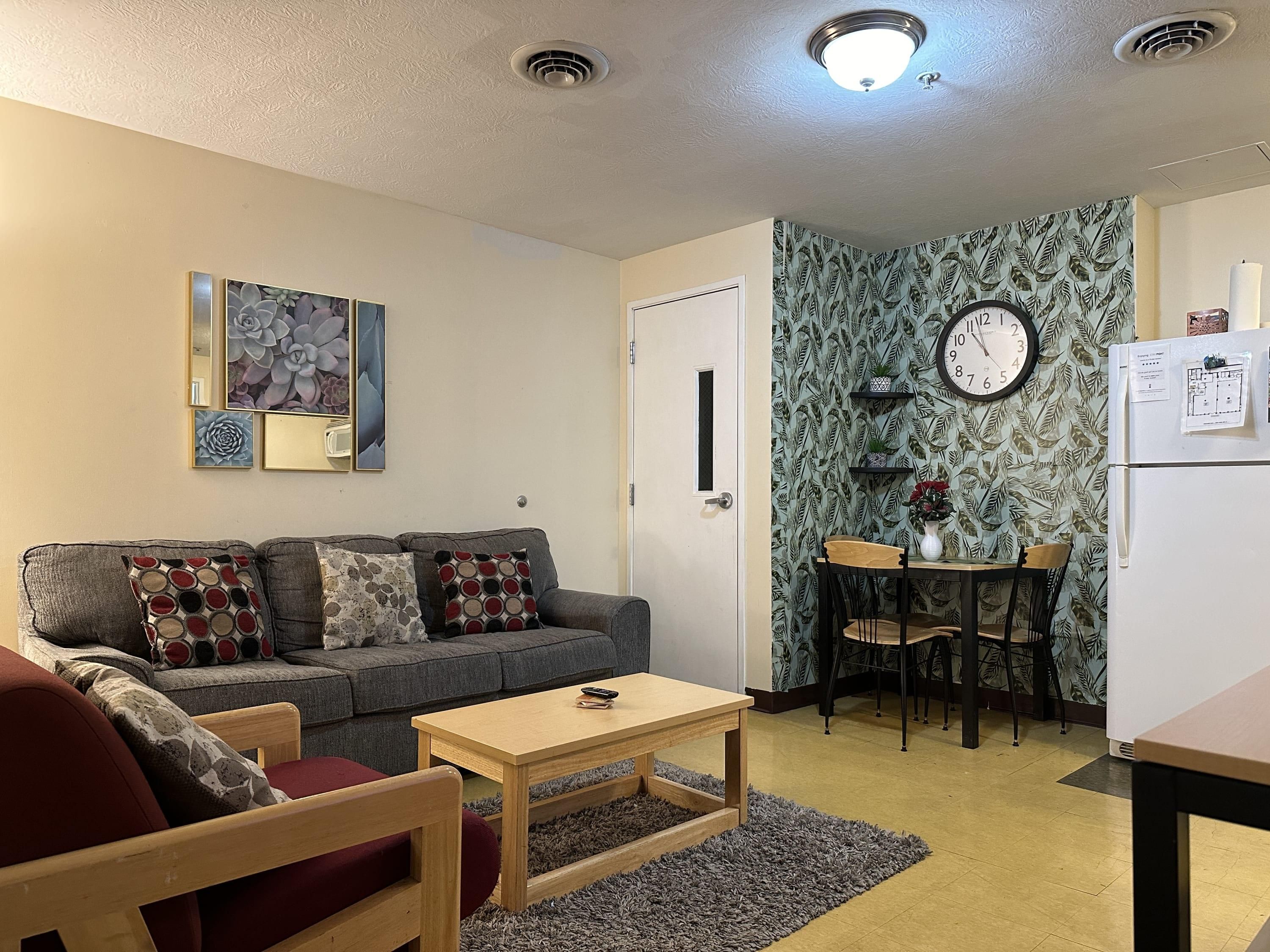 5 Beds   Downtown Apt   Very Quick Walk Everywhere - Pittsburgh, PA