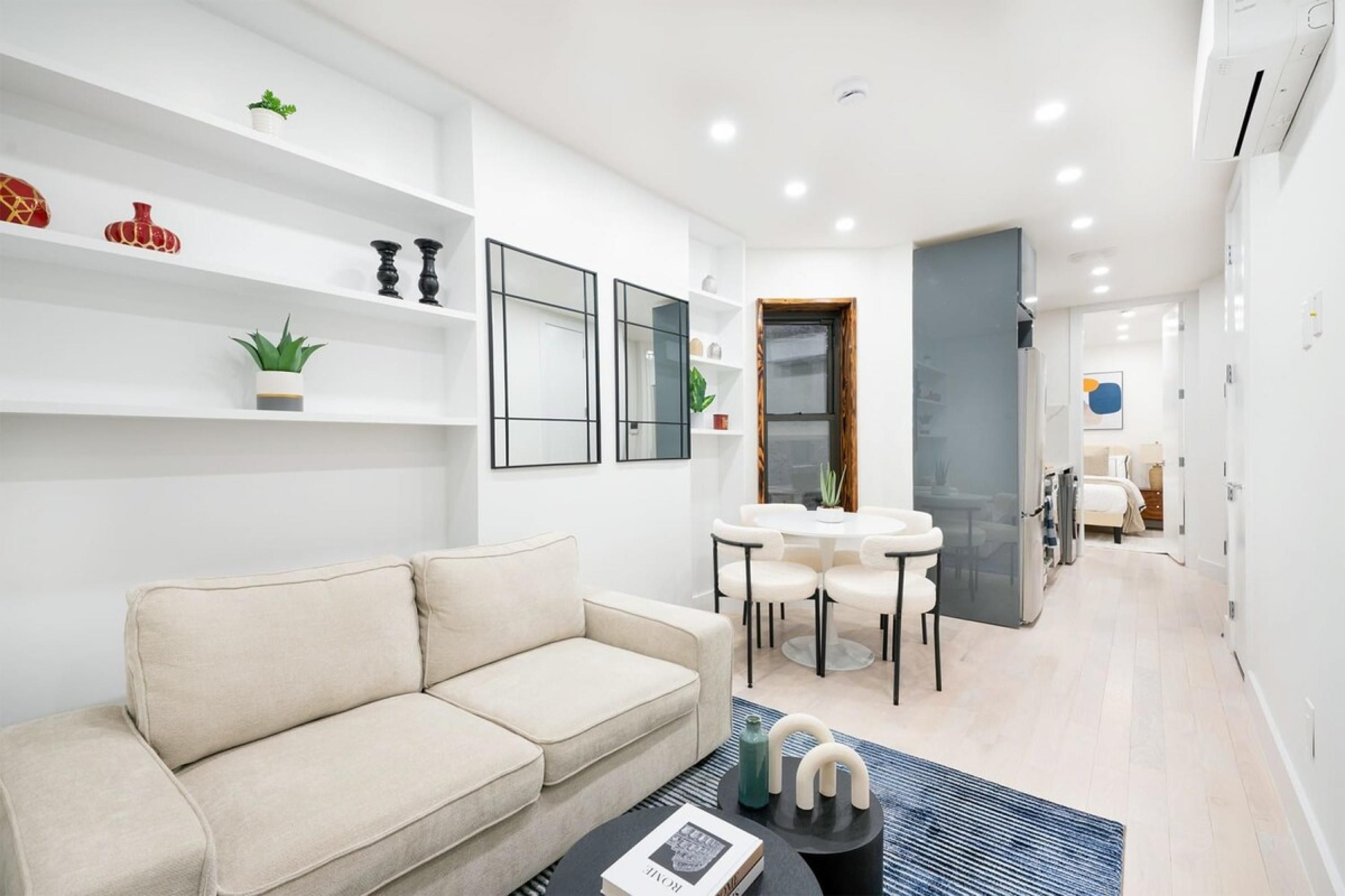 48-4fw Newly Renovated W D Midtown - Queens, NY