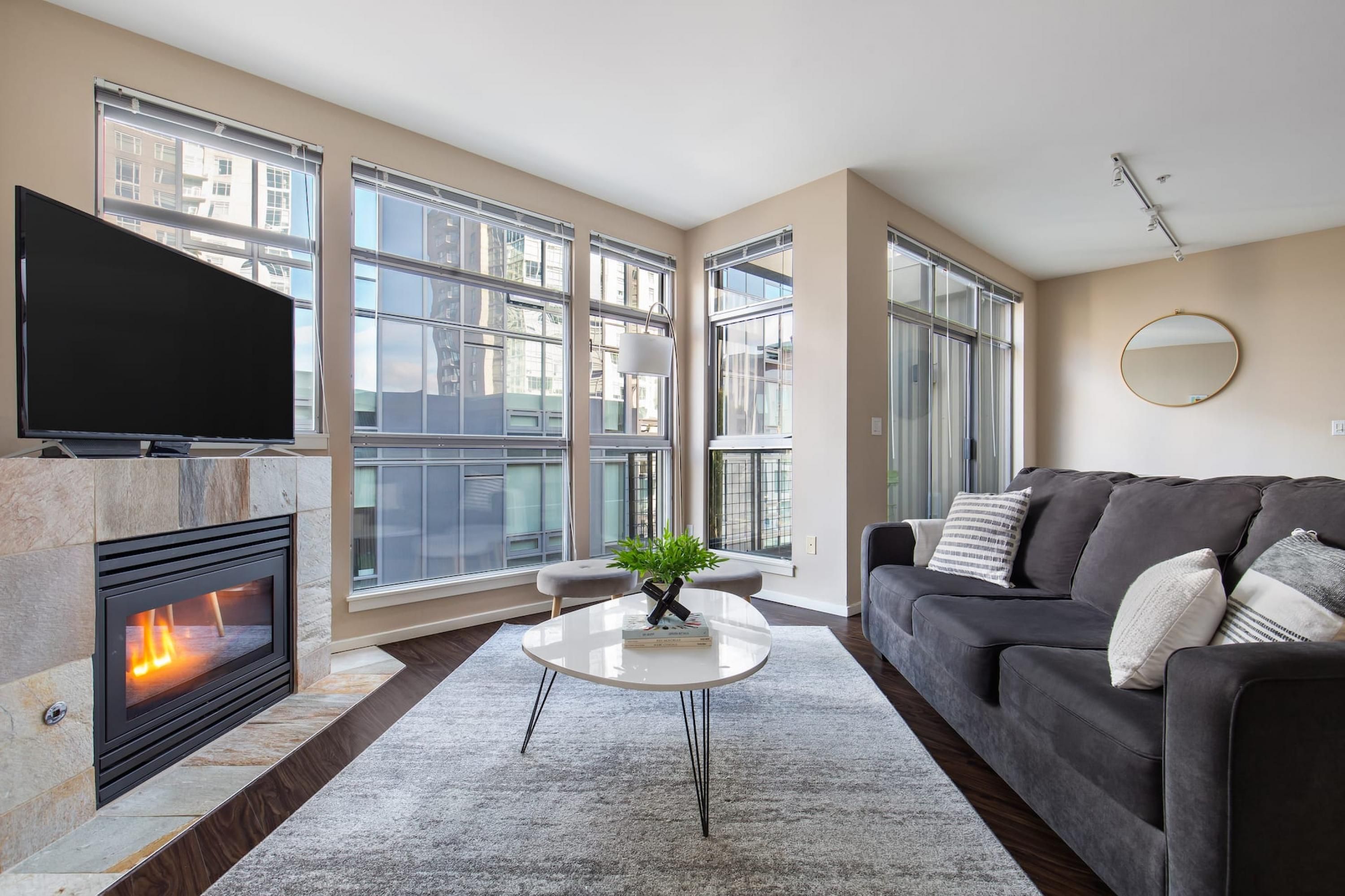 Kasa | Classic 2bd + Free Parking | Bellevue - Issaquah, WA