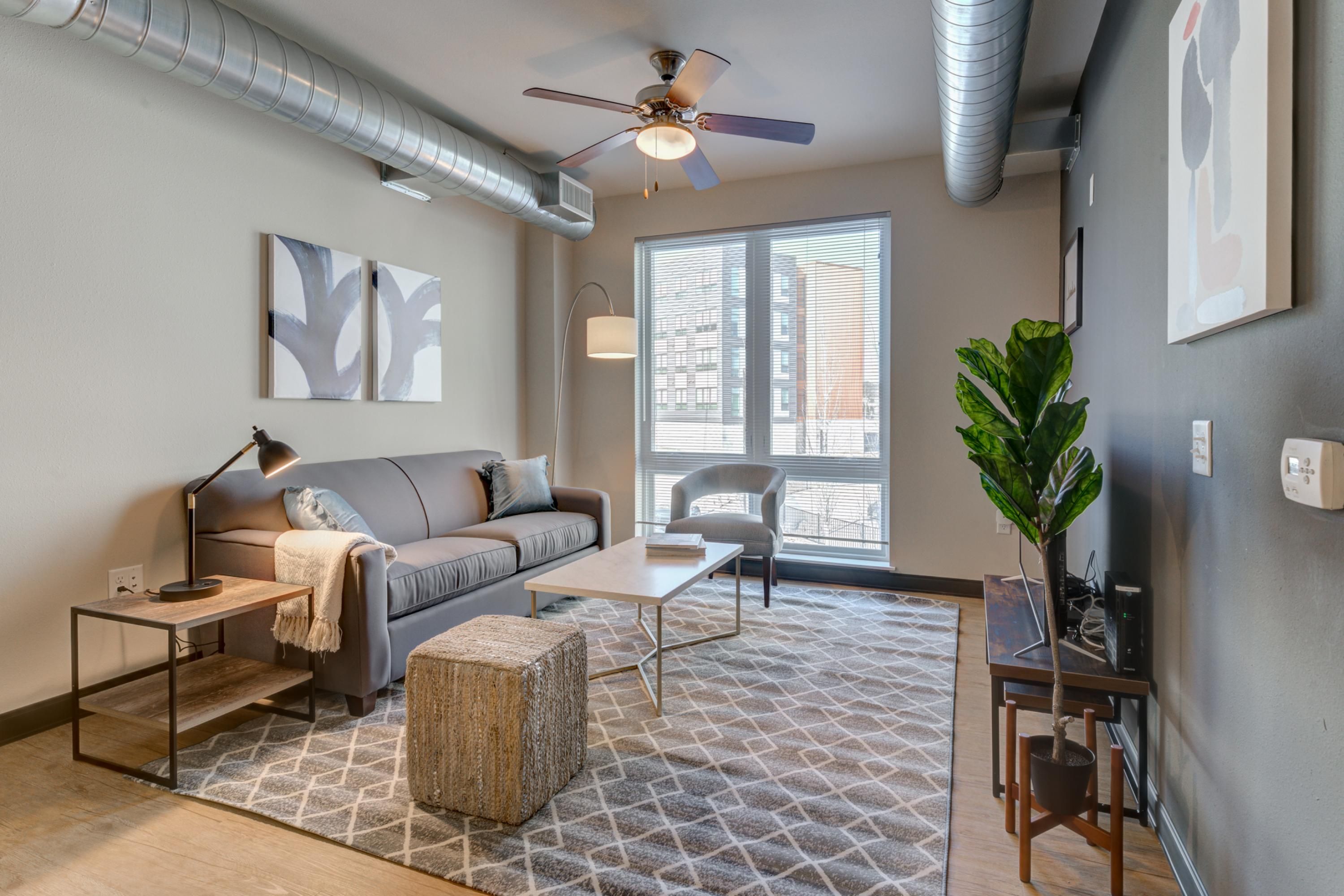 Kasa | Family Friendly Westown 2bd + Amenity Access | Milwaukee - Milwaukee