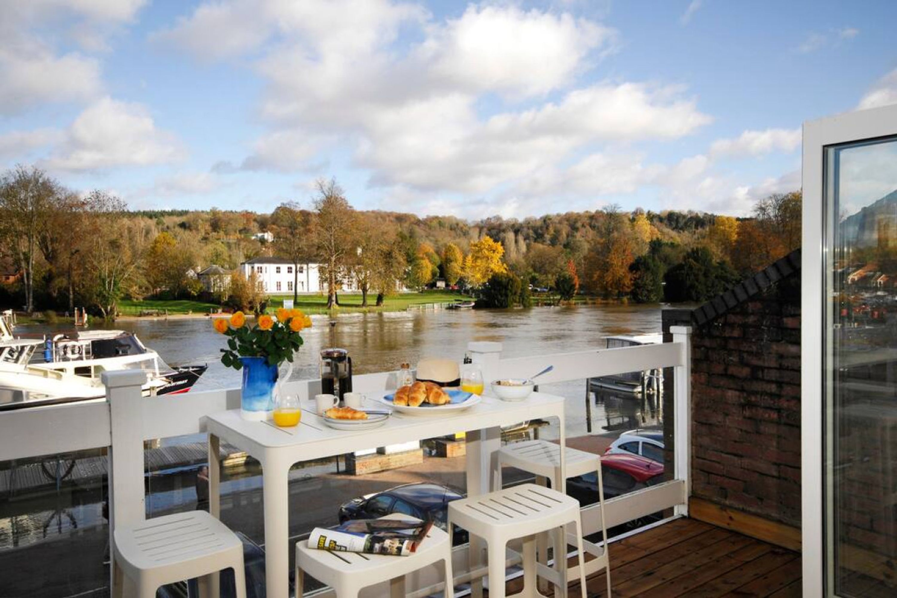 The Oars - Riverfront Property - From £300 Per Night - 泰晤士河畔亨利