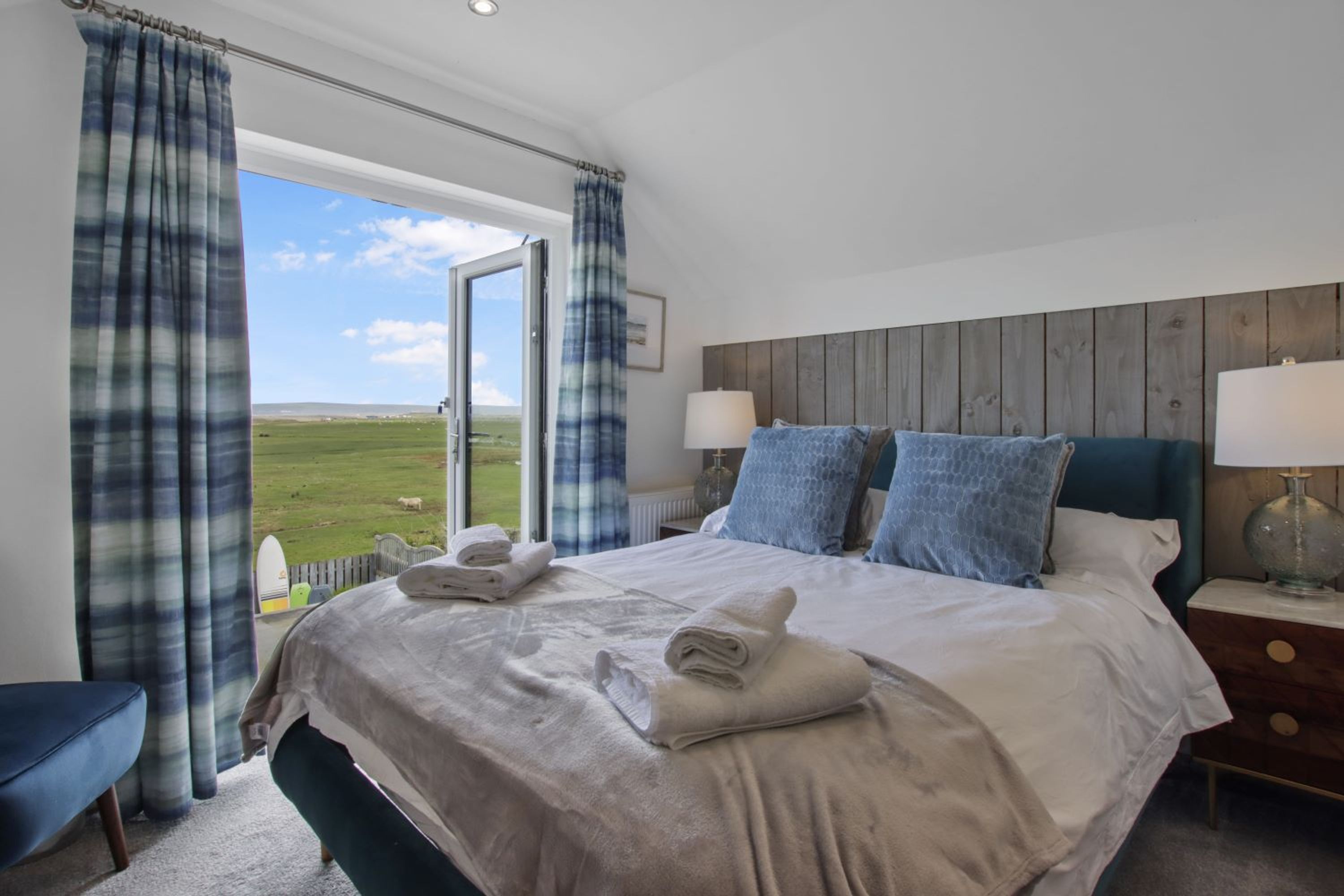 Stylish Beachside House With Superb Coastal Views - Devon