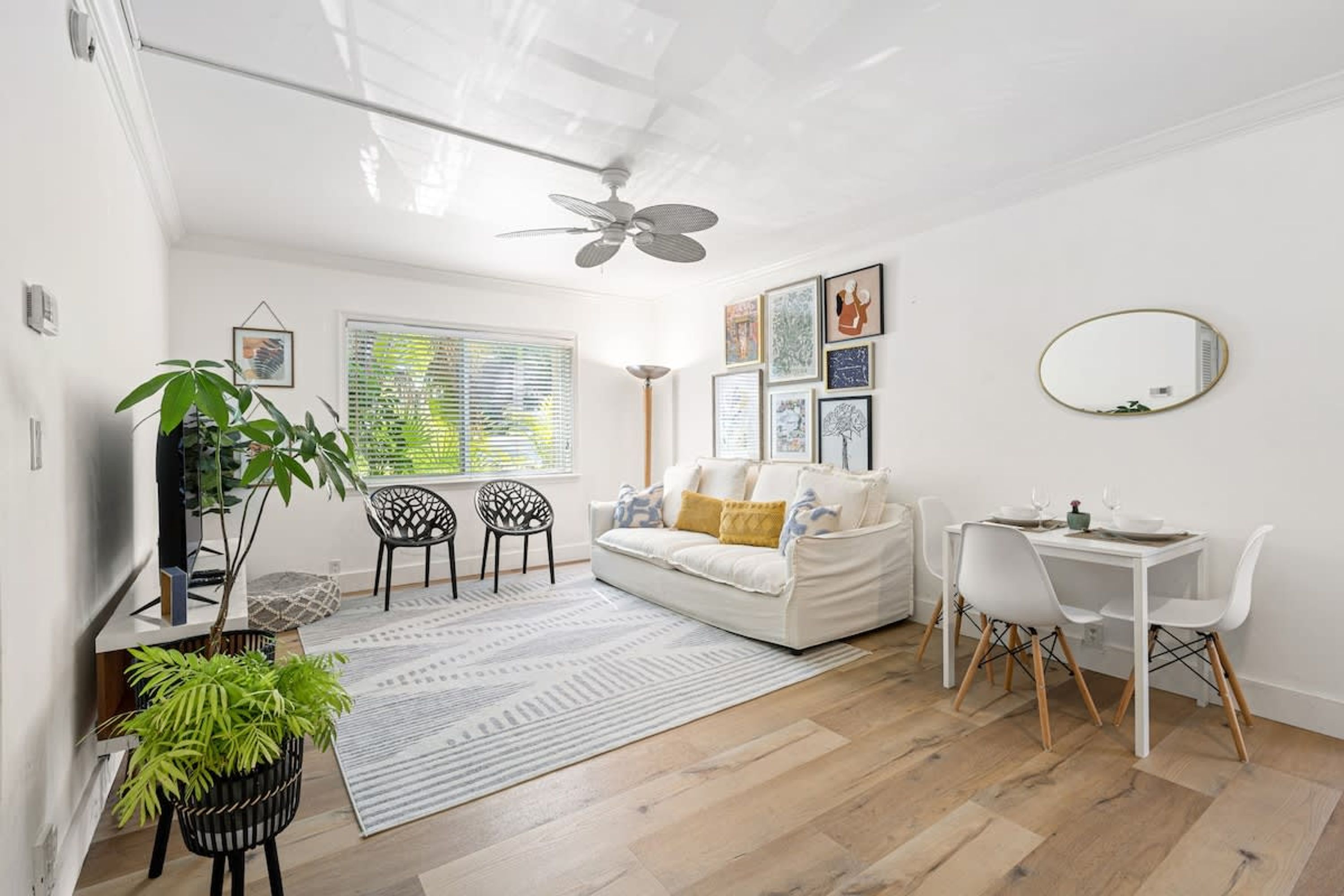 Cozy Beach Apt  Las Olas Blvd - Sunrise, FL