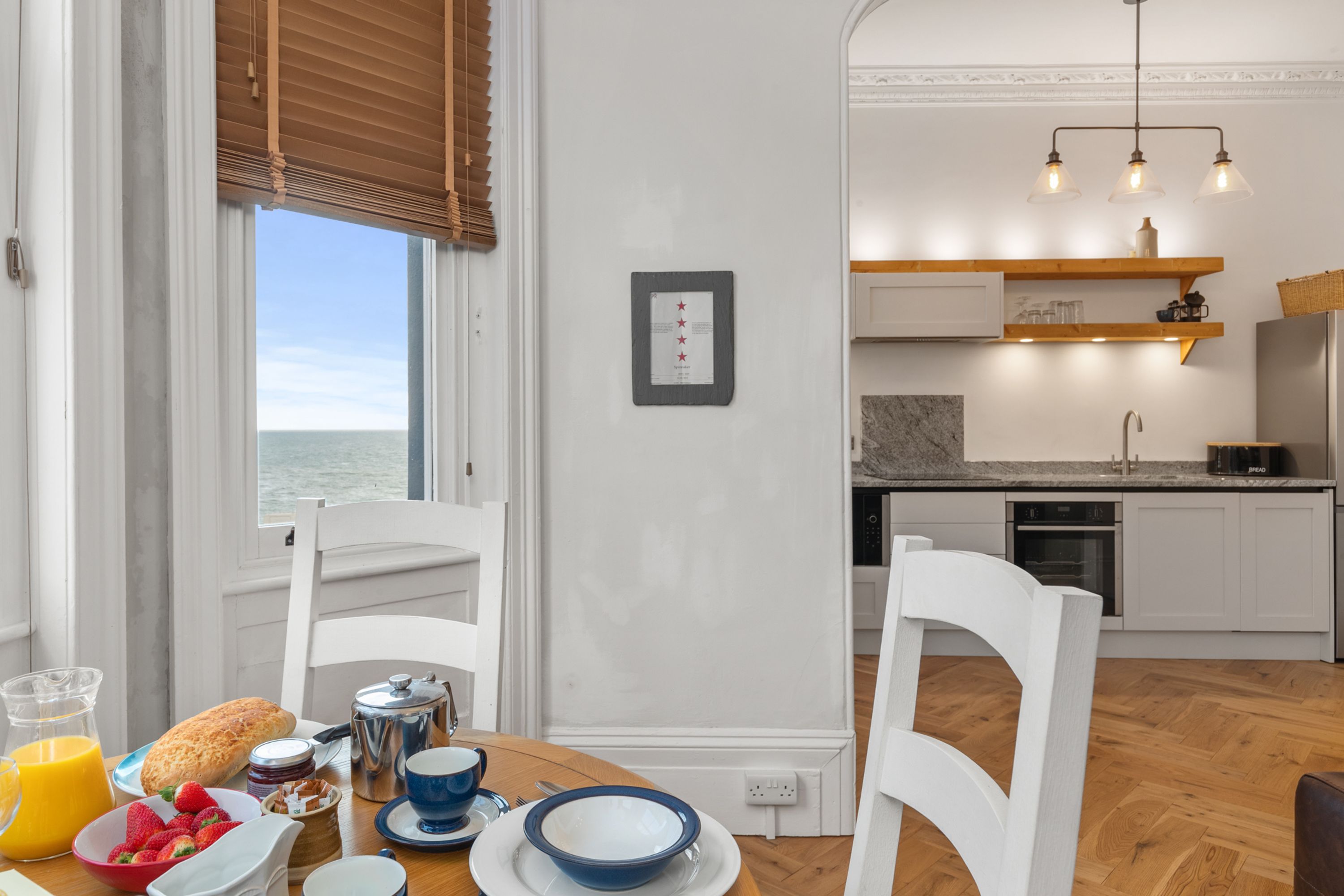 Spinnaker - Close To Town, Sea Views - Tenby