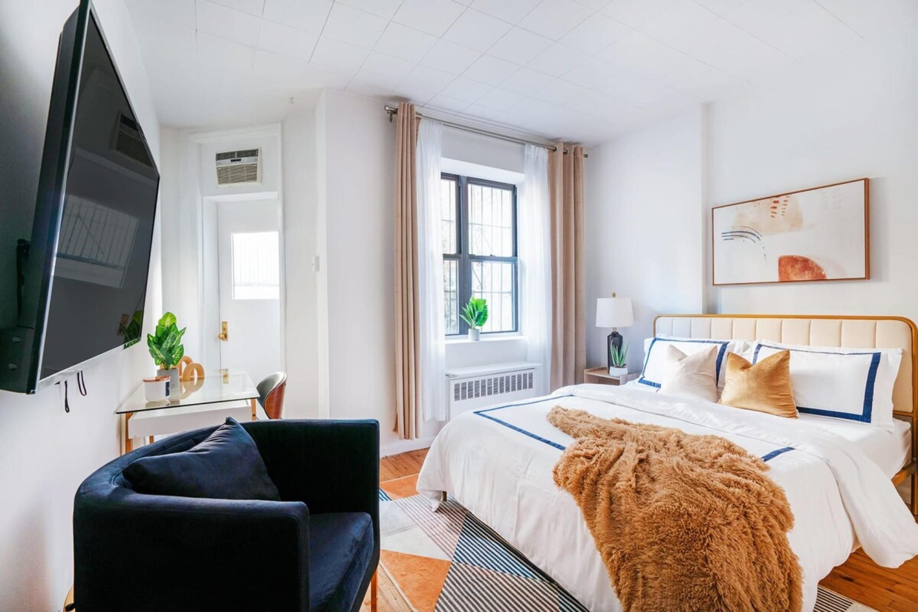 74-1c New Studio With Private Outdoors - Gym - Upper East Side - Manhattan