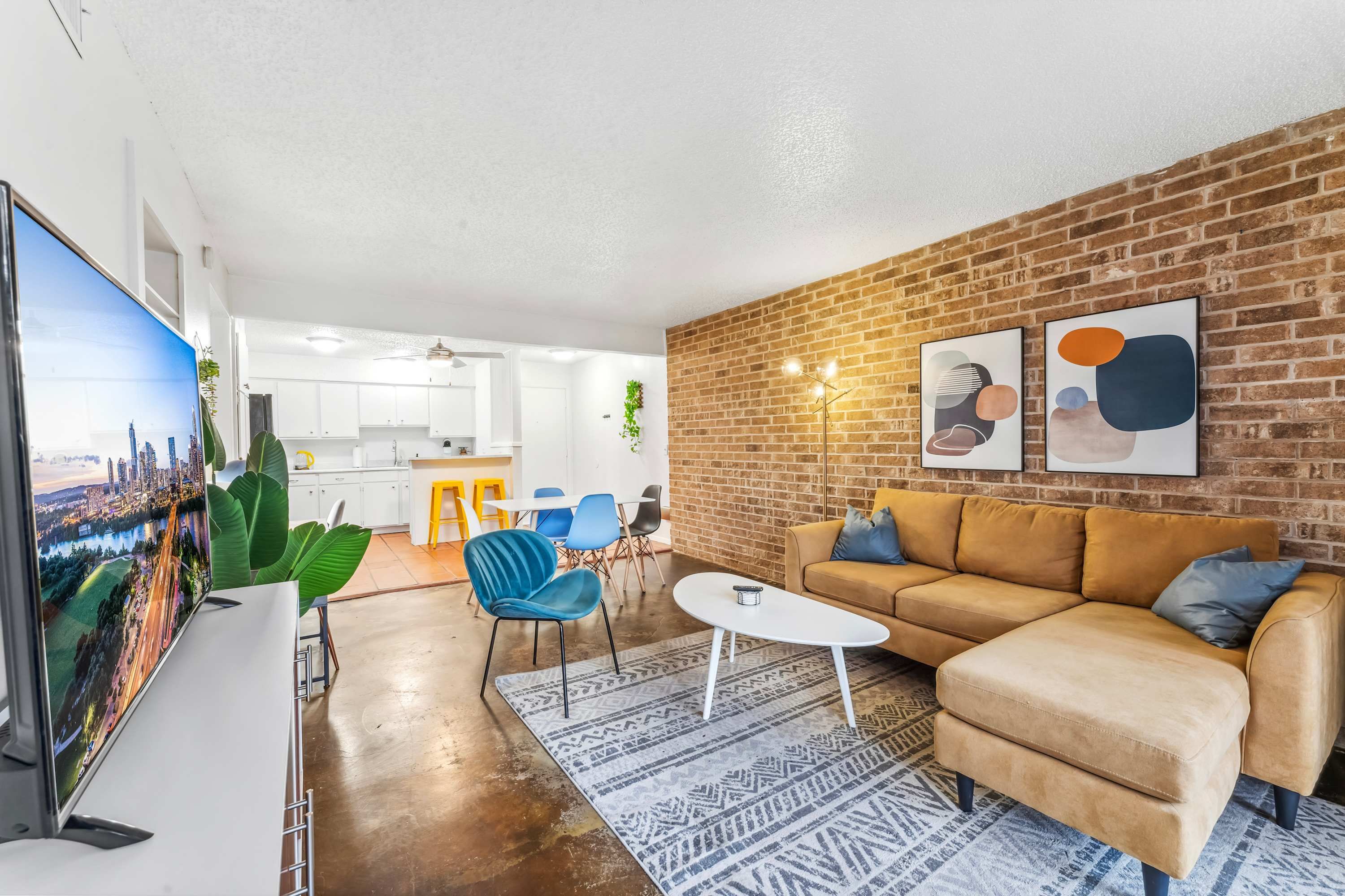 Prime Soco Chic 2br King Suite W/ Pool, Parking - Zilker - Austin
