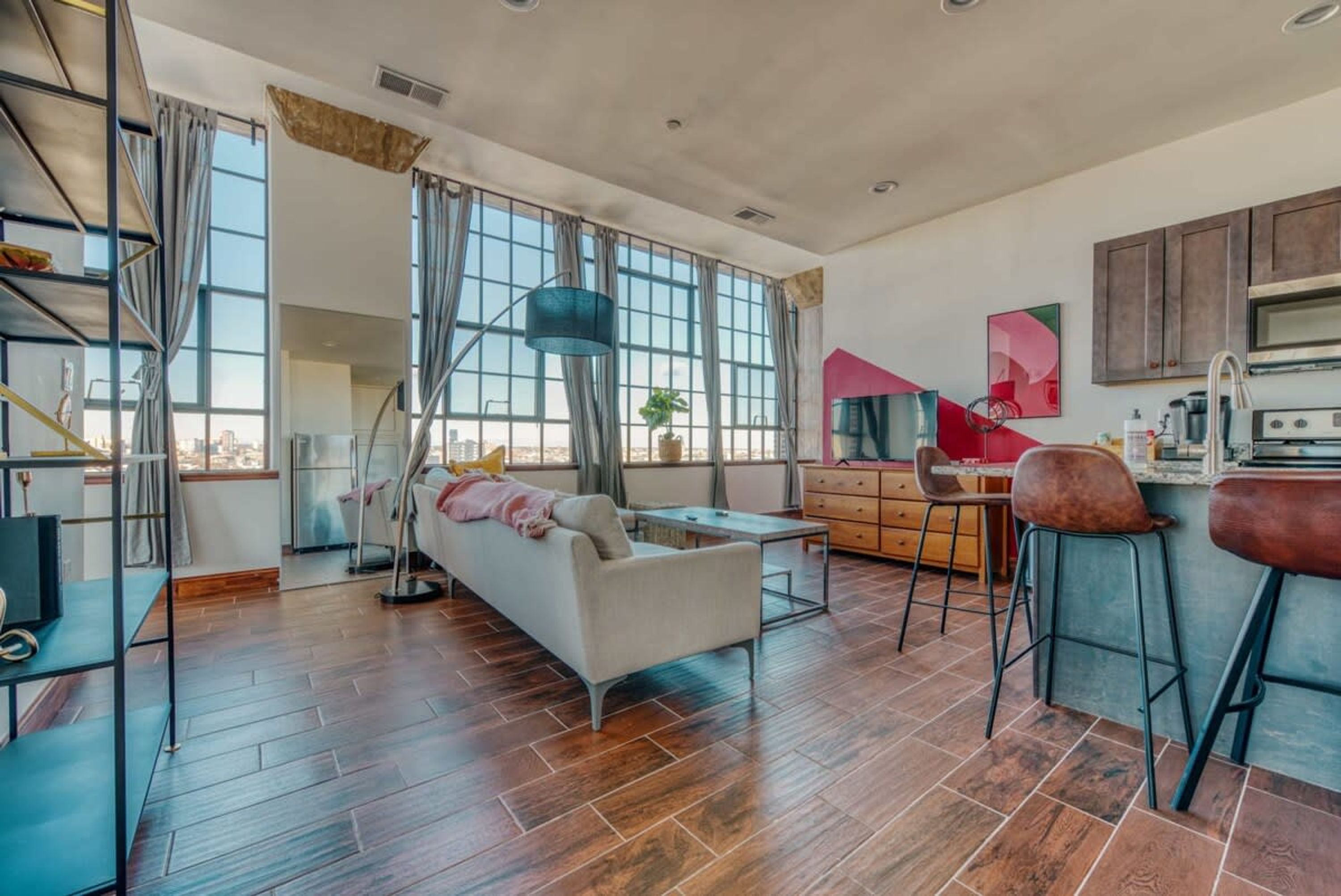 Sosuite   2br Penthouse W Balcony  W D  Gym - Philadelphia, PA