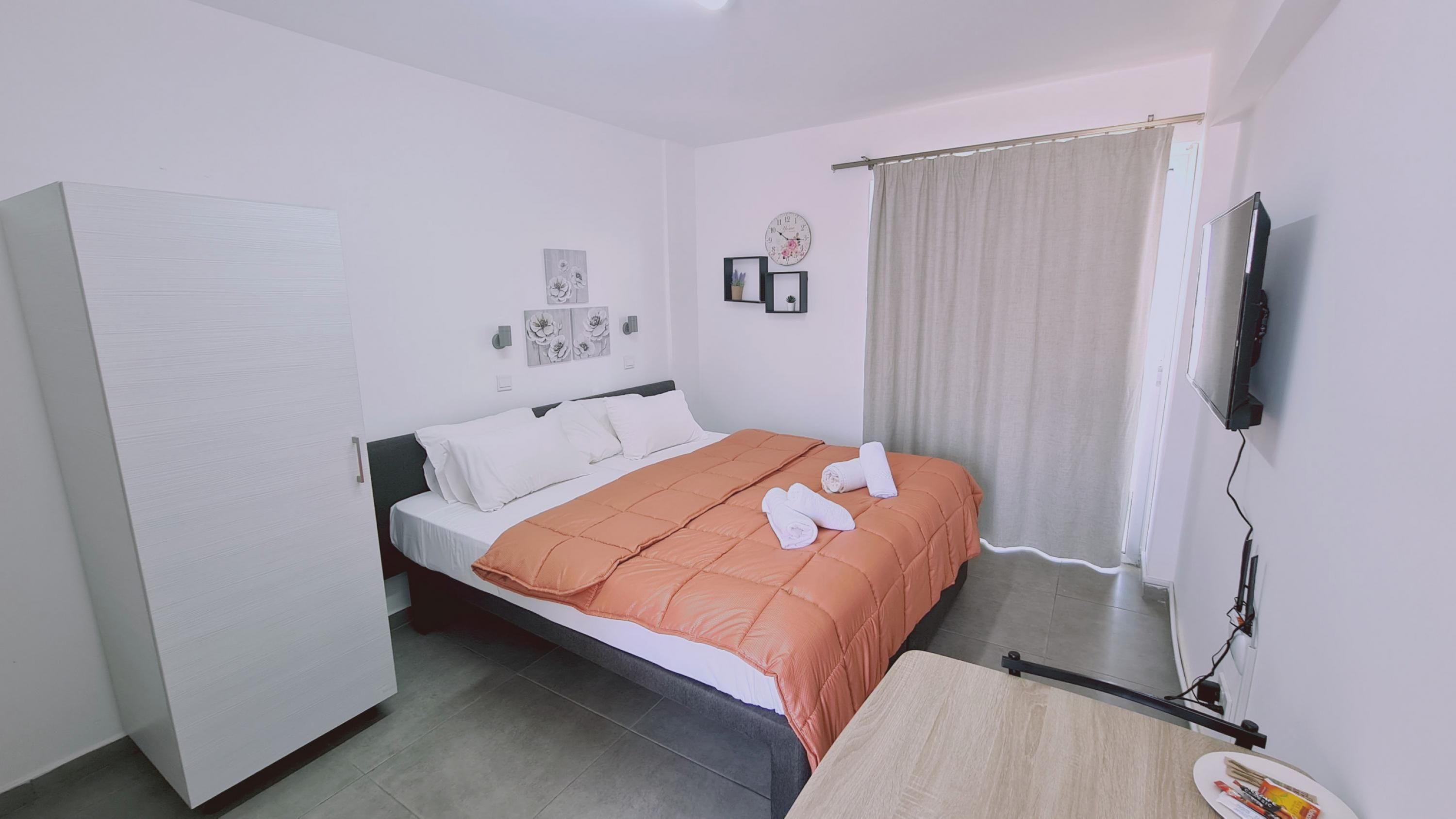 100 AN - Napa Living 17