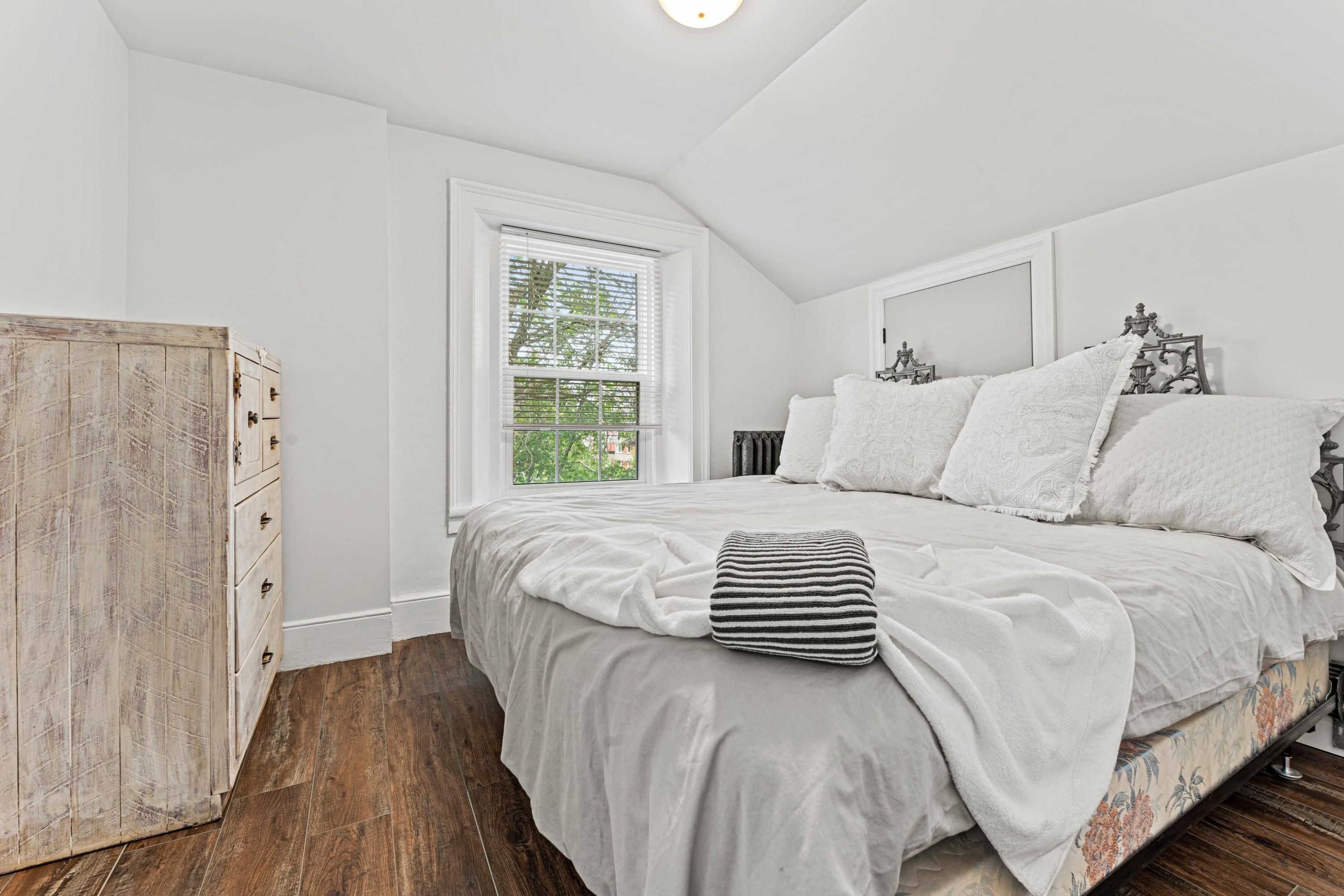 Private Apt Neardowntown  Ideal For Long Stays U4 - Burlington