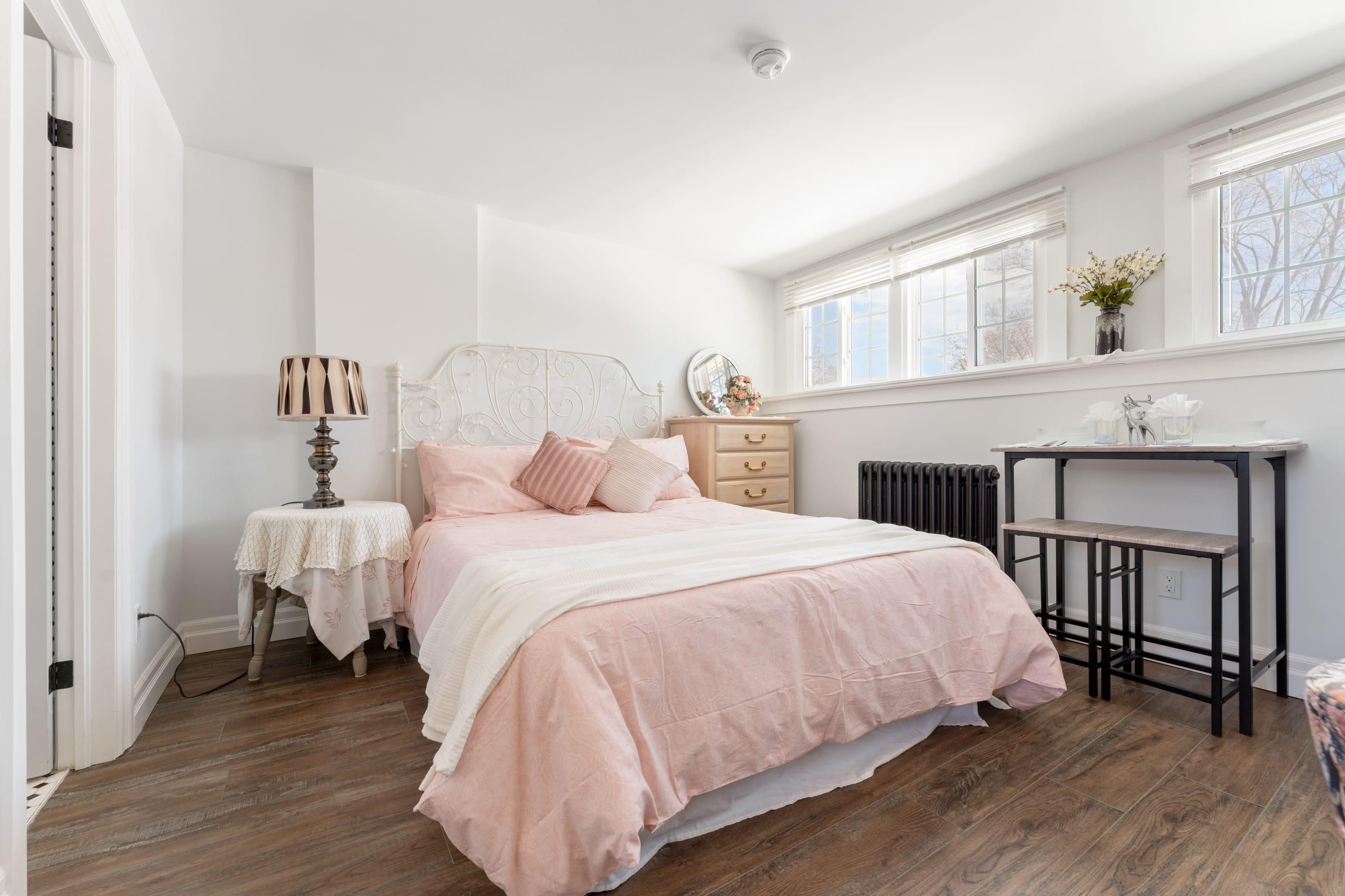 Private Studio Apartment In Burlington - U5 - Burlington