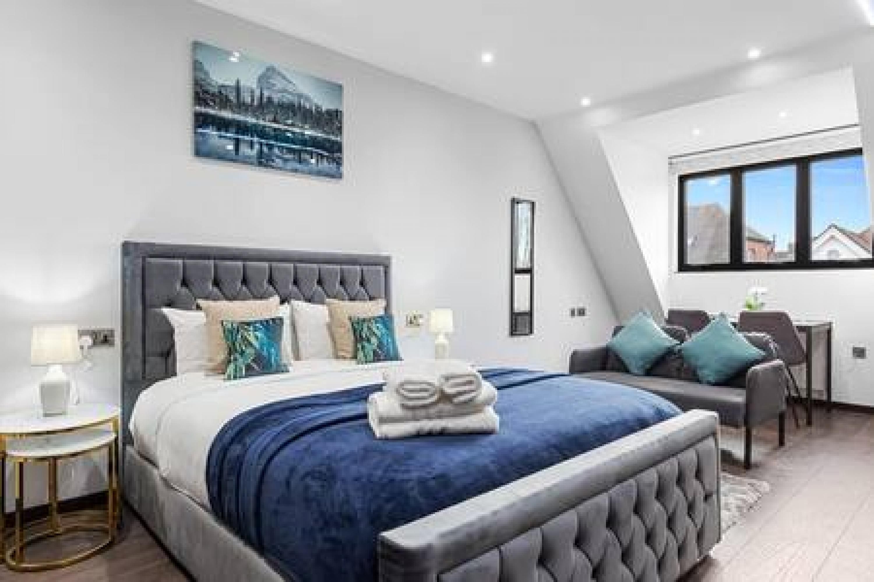 Stylish King Size Bed Studio Near Central London - Central London