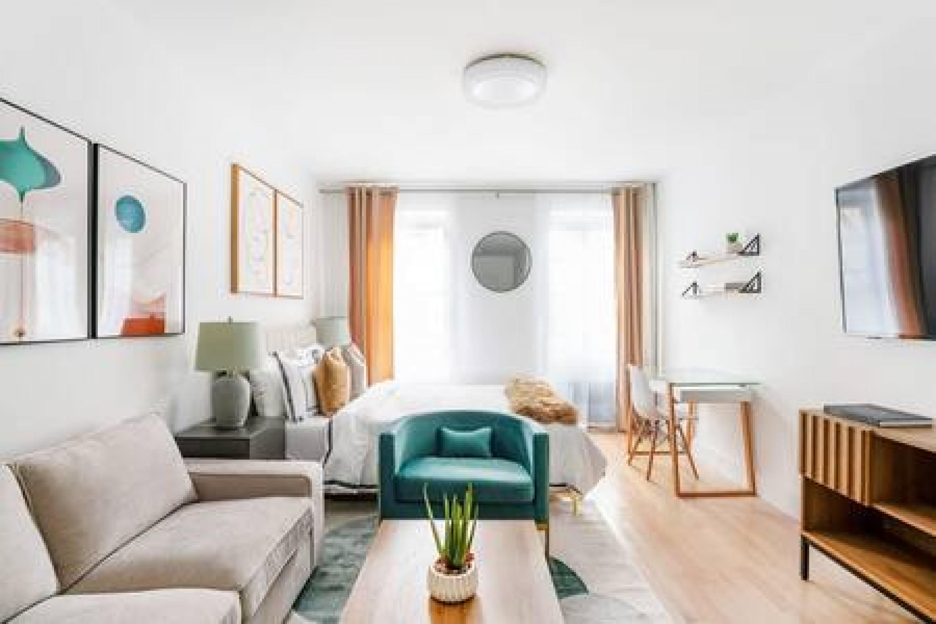 444-4c Newly Renovated Studio In Hell's Kitchen - Queens, NY