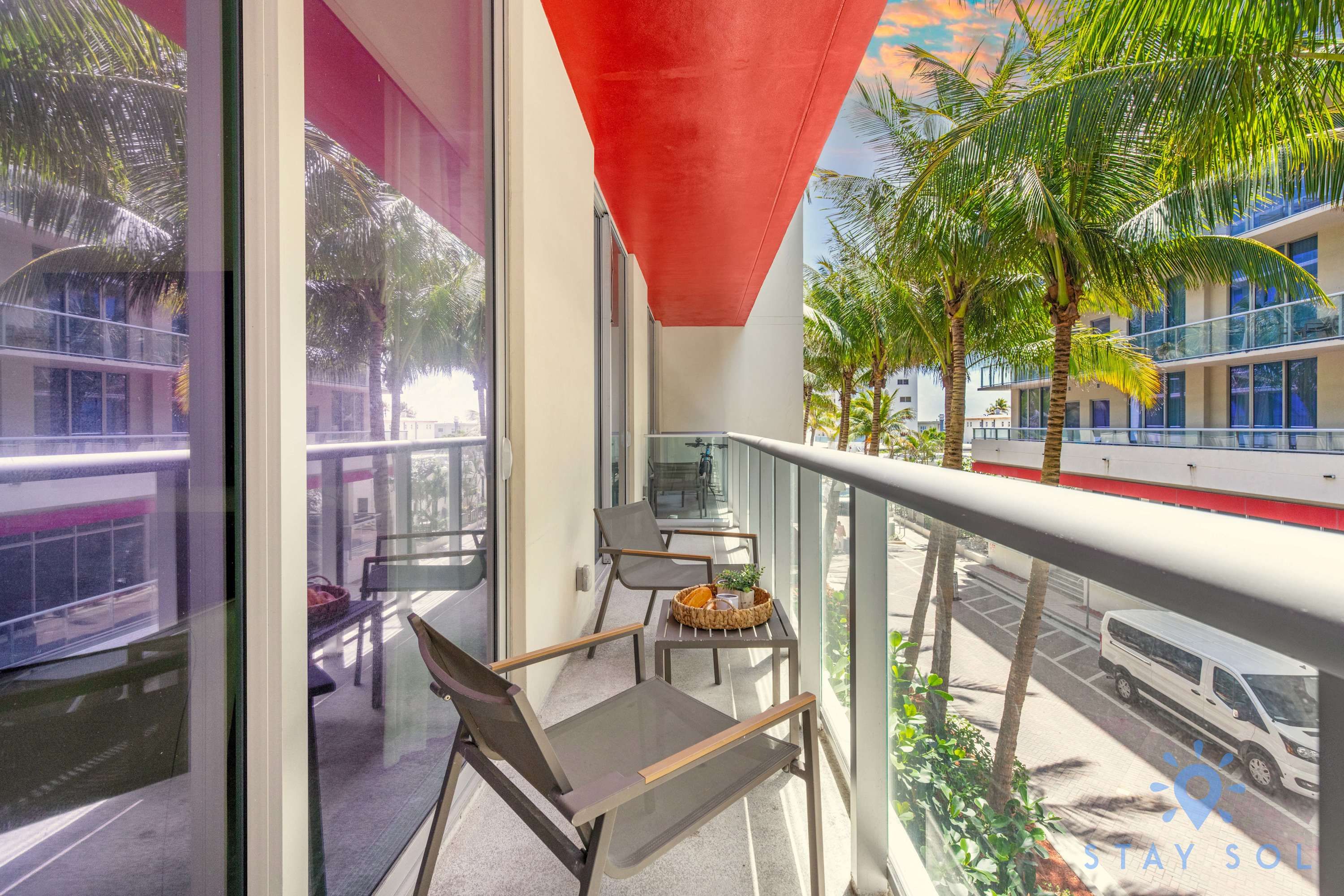 Tropical Oasis  Rooftop Pool  Near Beach  Gym - Dania Beach, FL
