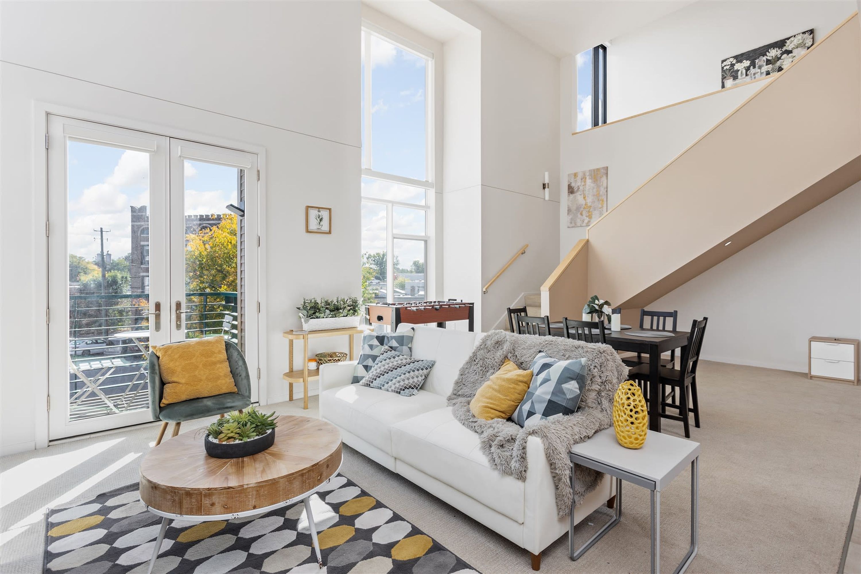 Modern Penthouse On Mass   By Cozysuites - Indianapolis, IN