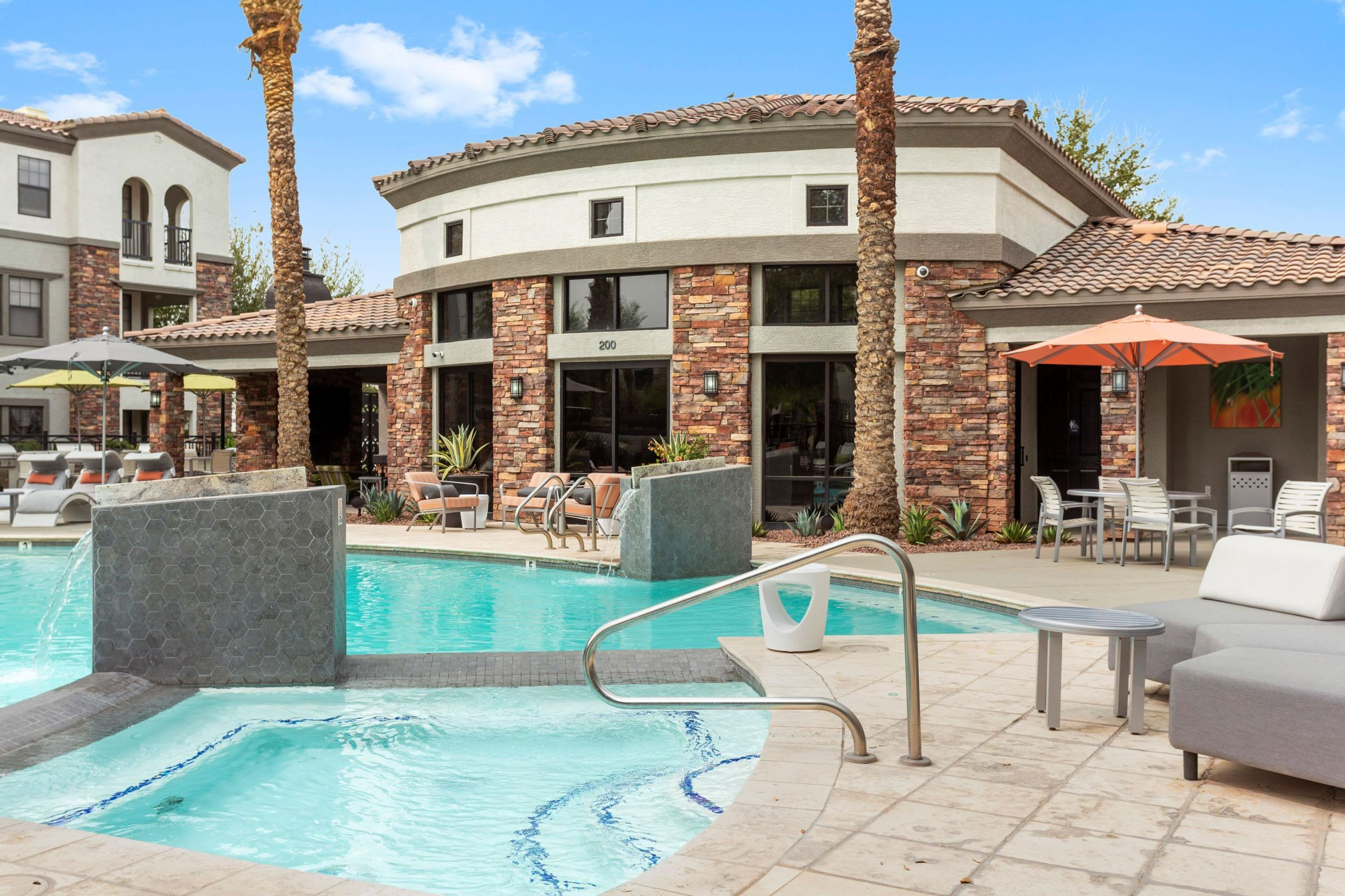 Cozysuites Glendale By The Stadium W  Pool  06 - Glendale