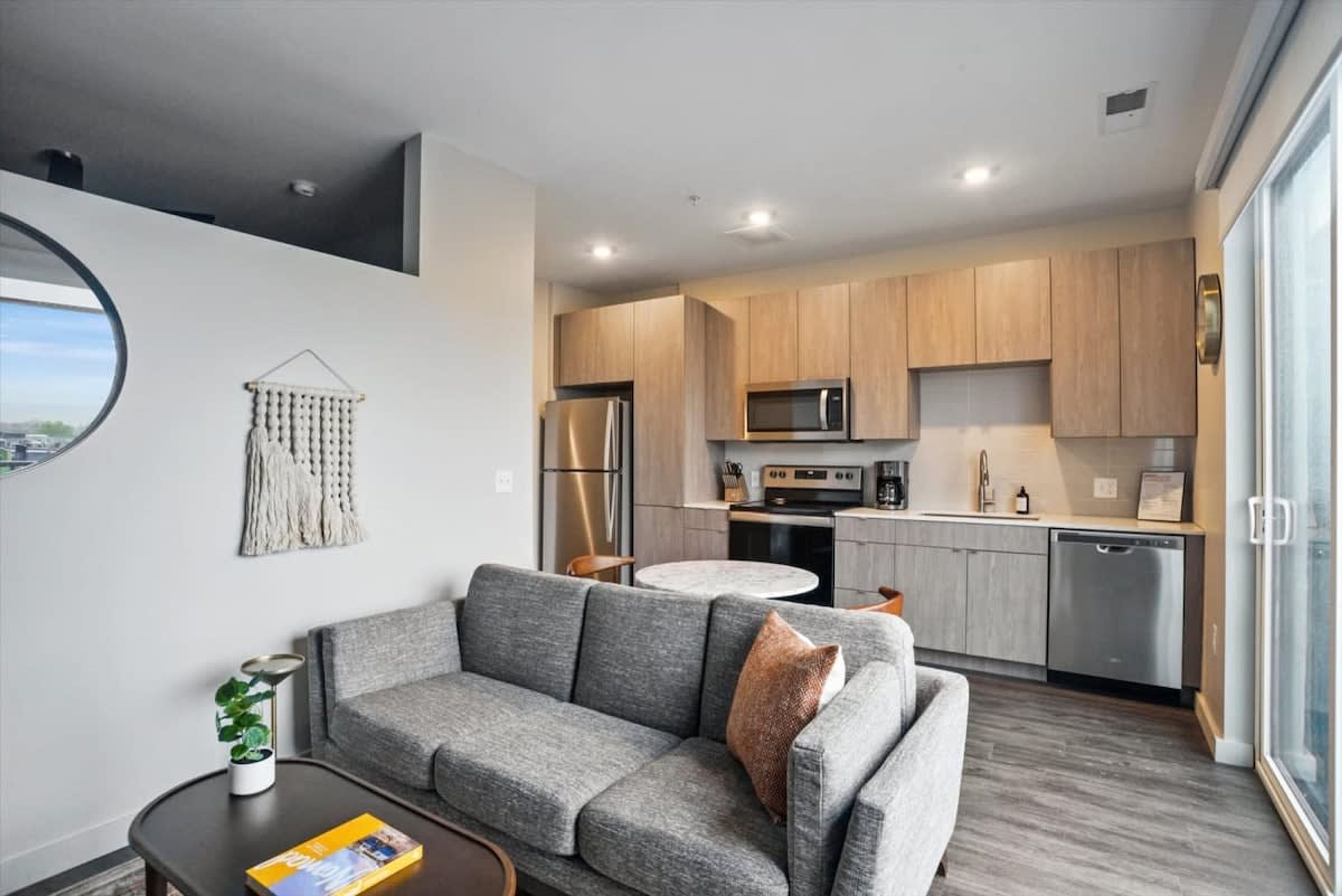 Cozysuites   Roomy 1br  Lawrenceville - Pittsburgh, PA