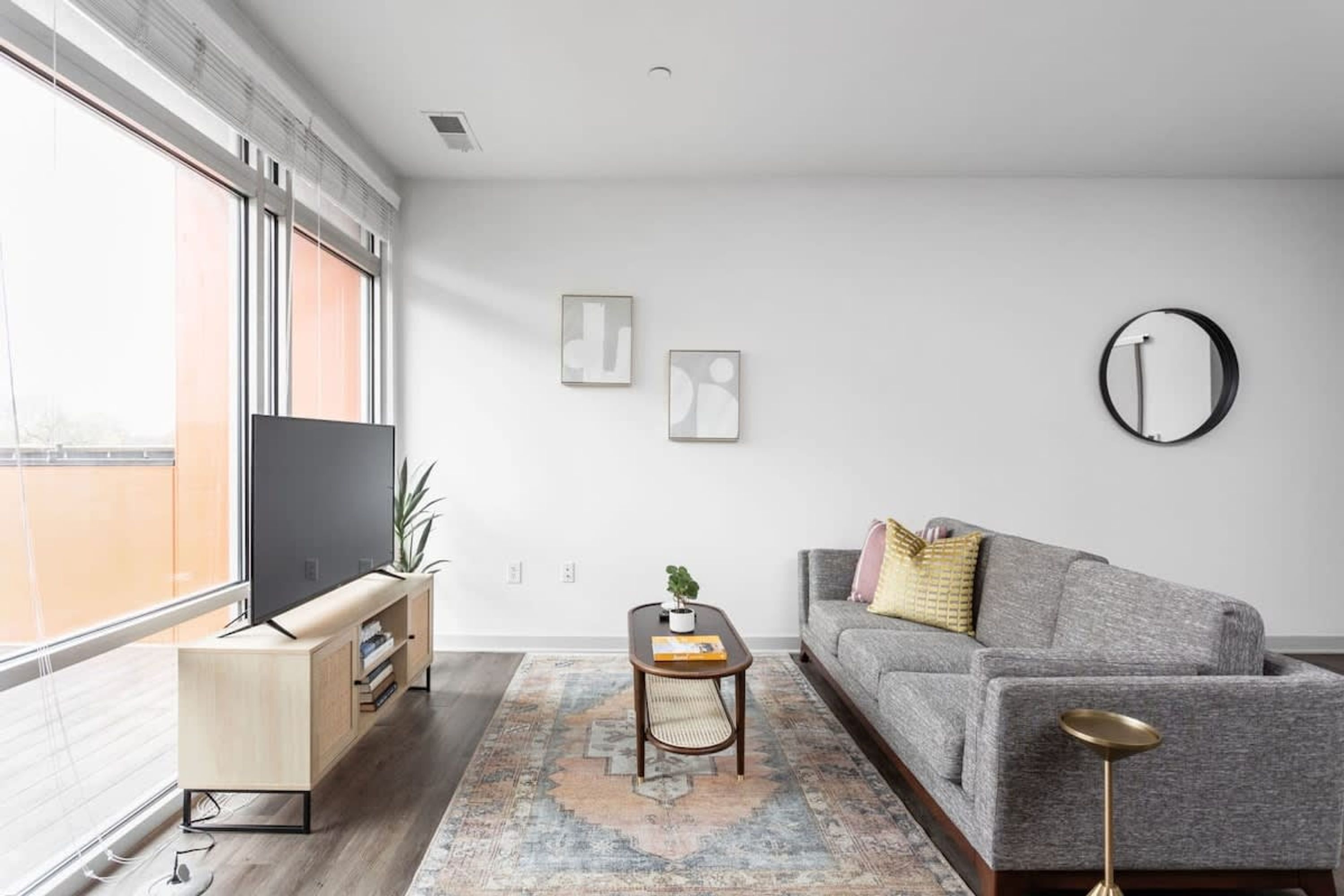 Cozysuites I Trendy 1br  Bottleworks Indy  1 - Indianapolis, IN