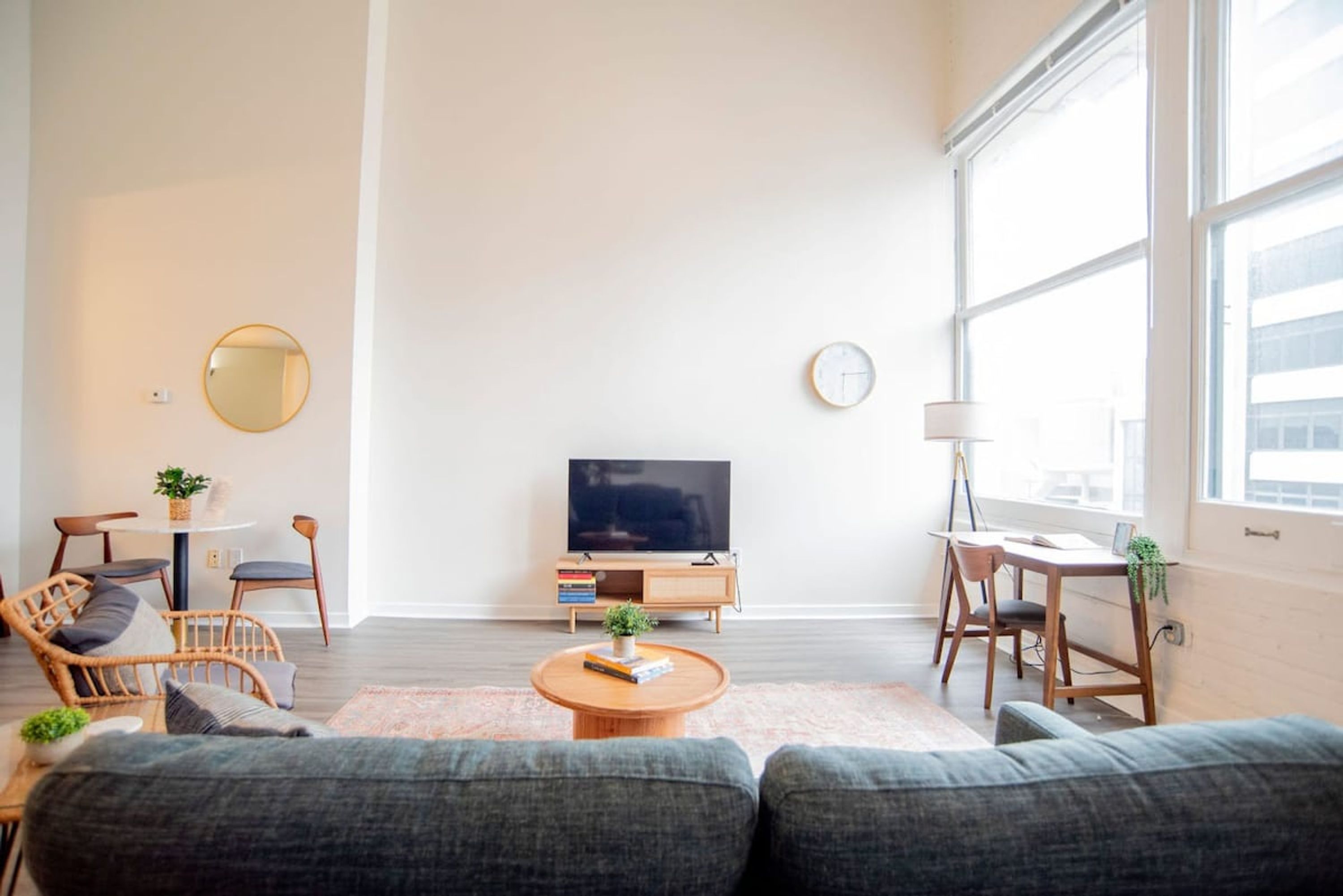 3br Cozysuites The Block Direct Skybridge Access1 - Indianapolis, IN