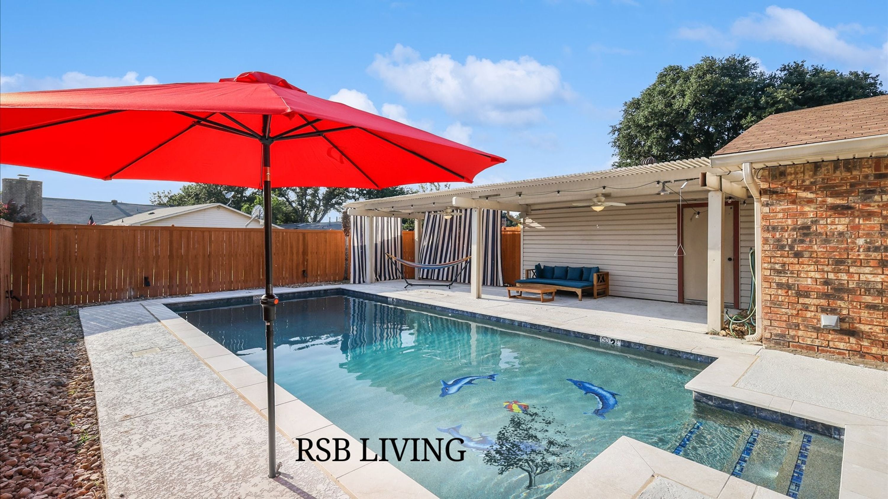 Spectacular 5br/2.5b Home With Pool And Grill - 16 Guests - Carrollton, TX