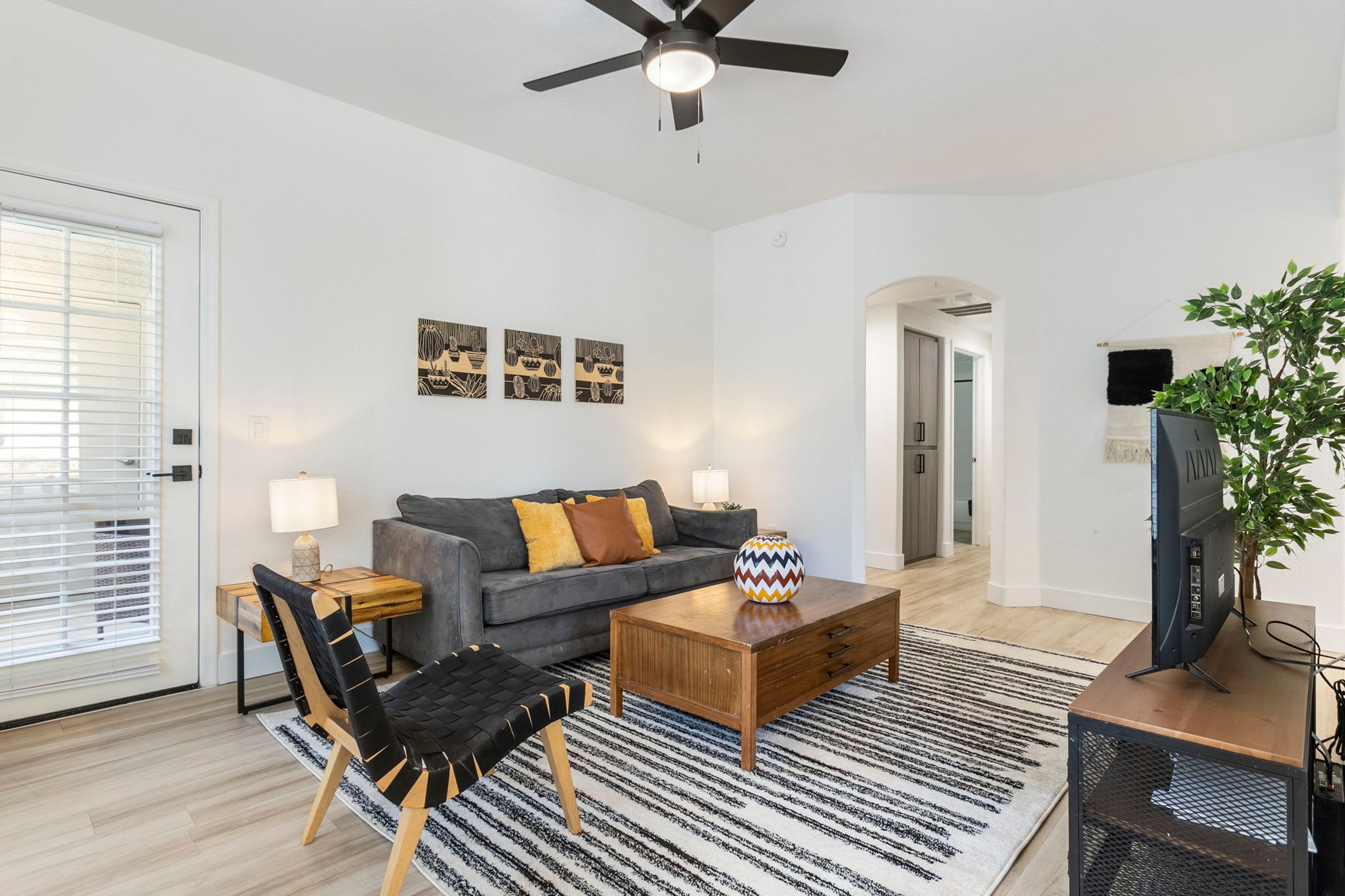 2br Cozysuites At Kierland Commons With Pool 06 - Cave Creek