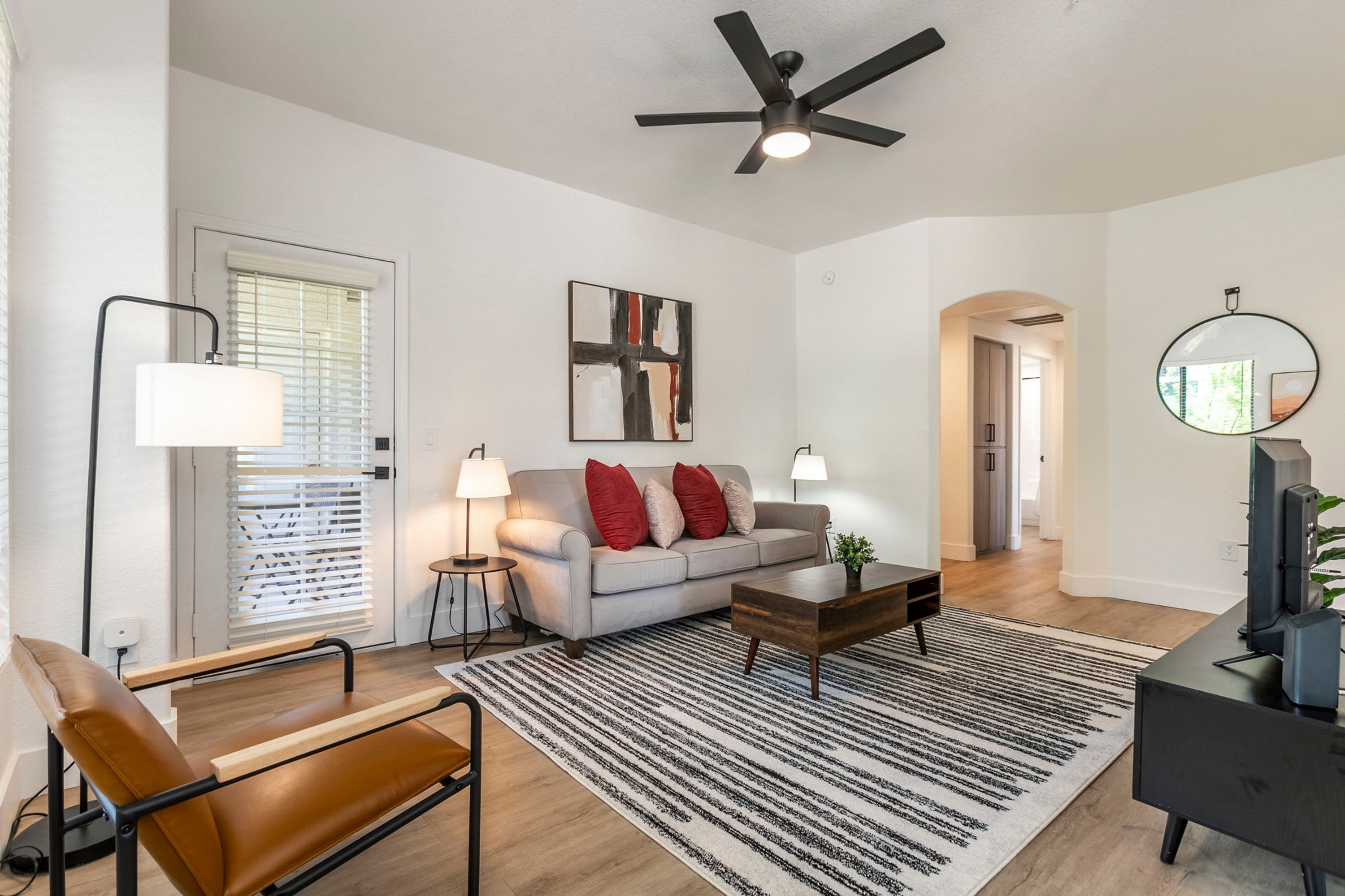 2br Cozysuites At Kierland Commons With Pool 09 - Cave Creek