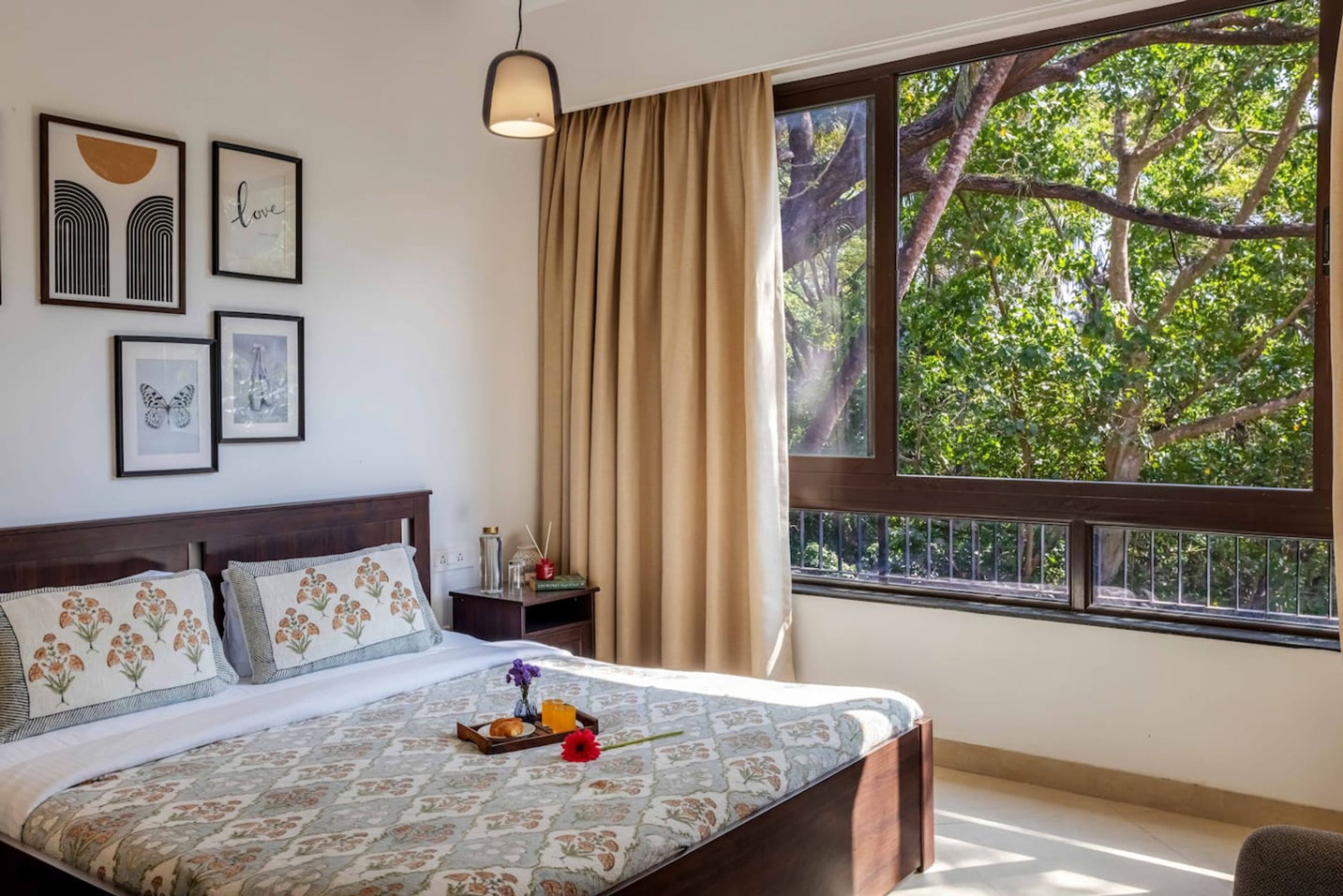 Sunny 1br Retreat, Steps From Candolim Beach - Goa