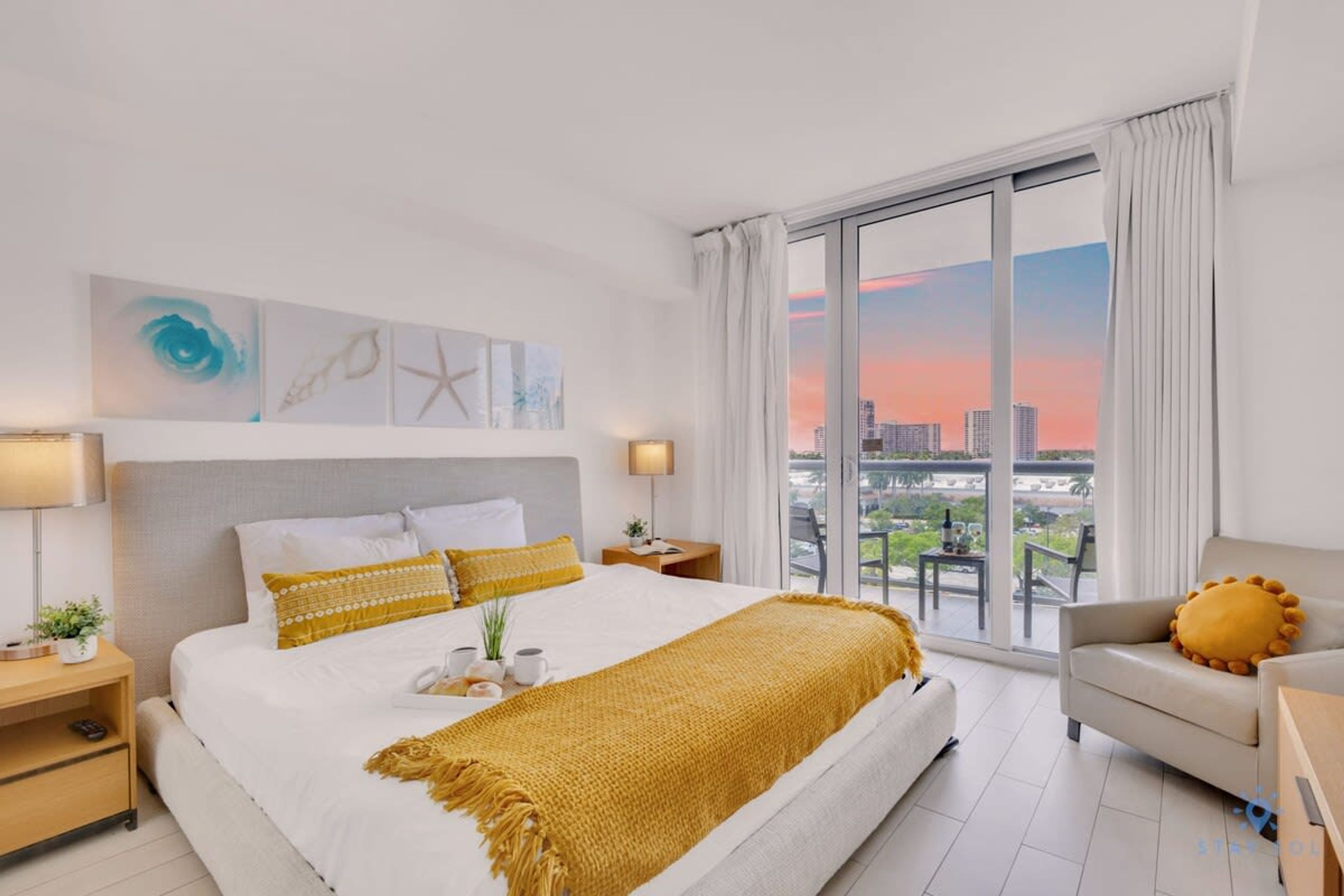 Amazing Pool   Balcony Gym   Near Beach - Hallandale Beach, FL