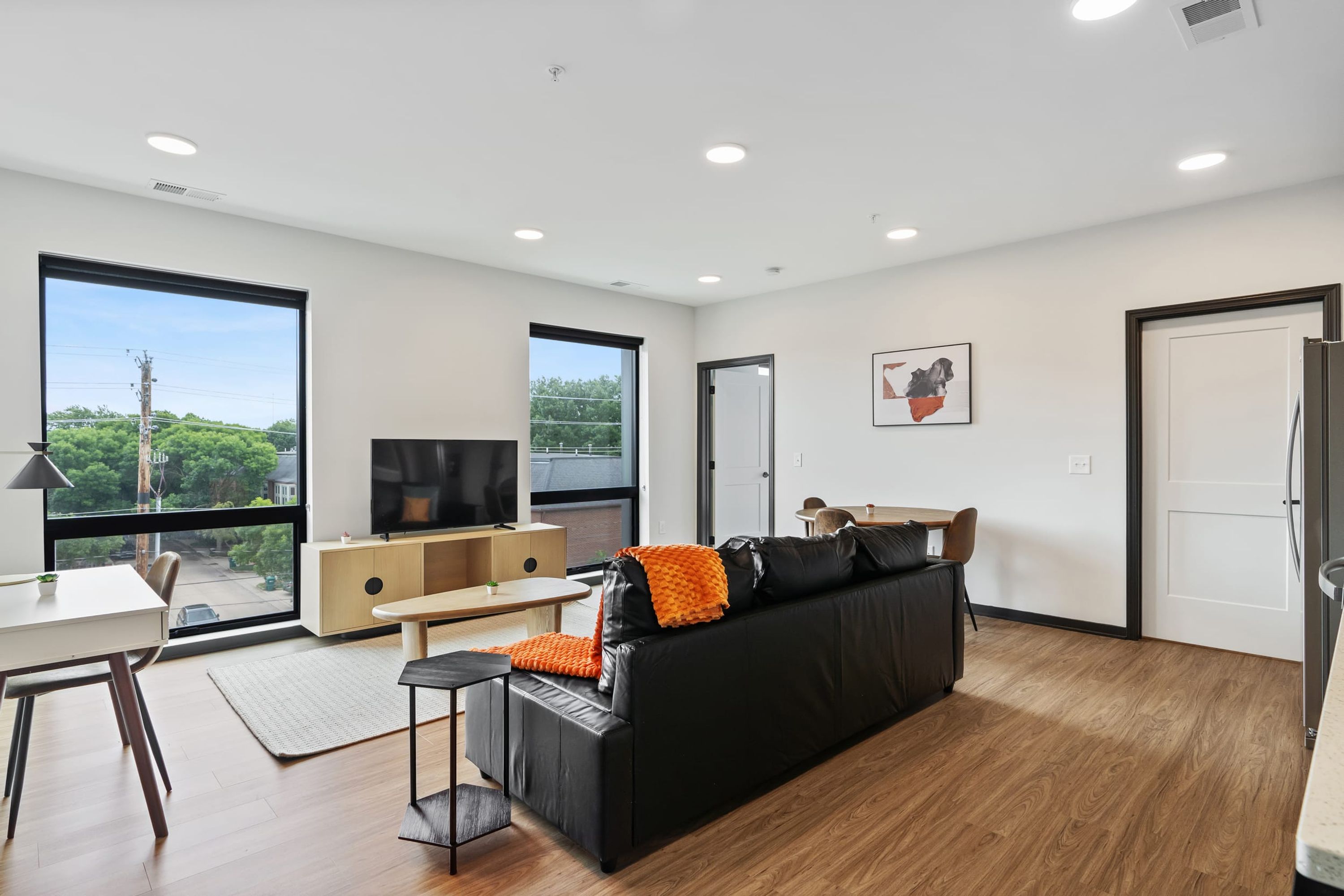 Cozysuites On Mass With Garage Parking   11 - Indianapolis, IN