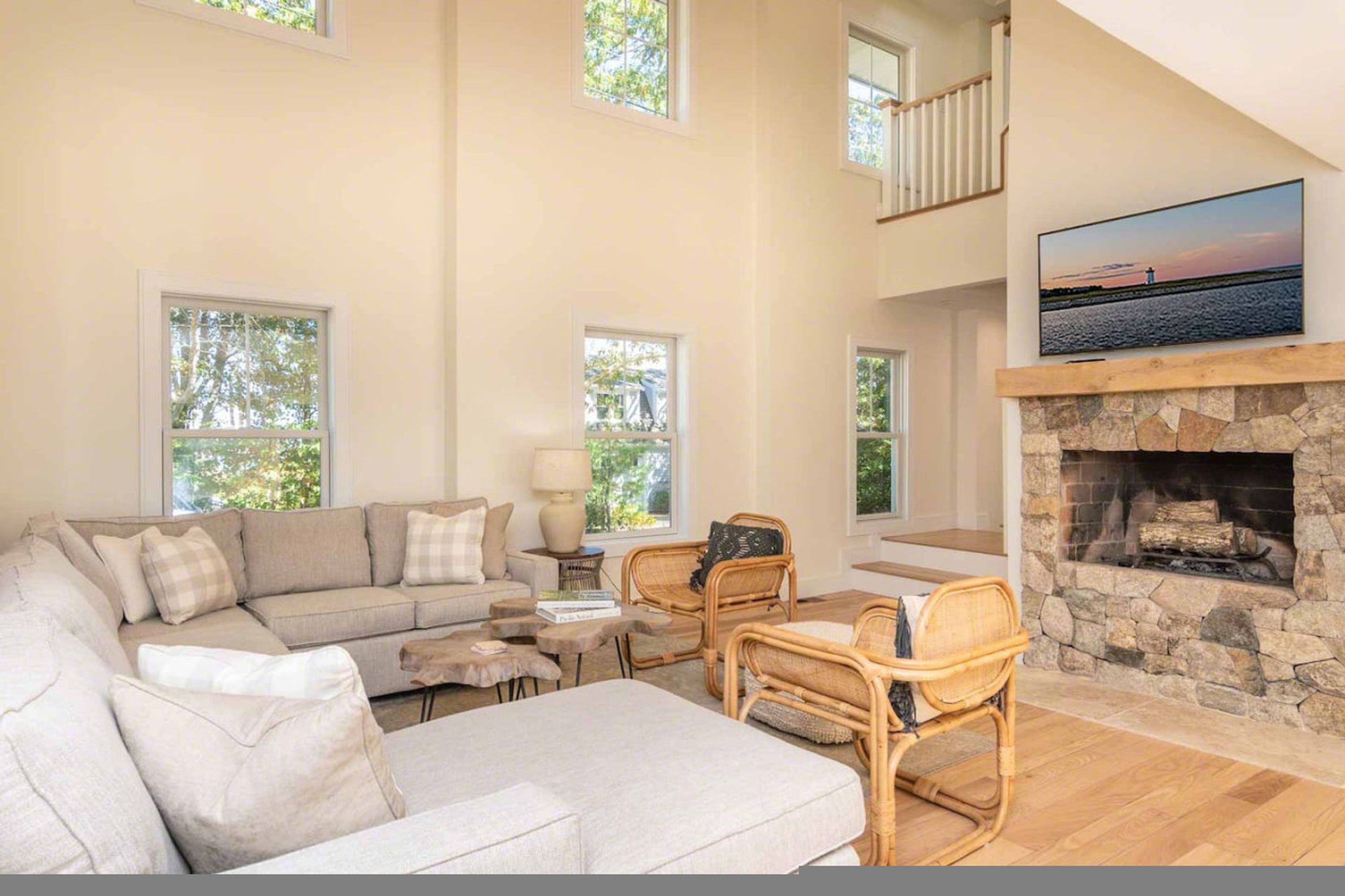 Large Family Home W/ Carriage House - Oak Bluffs, MA