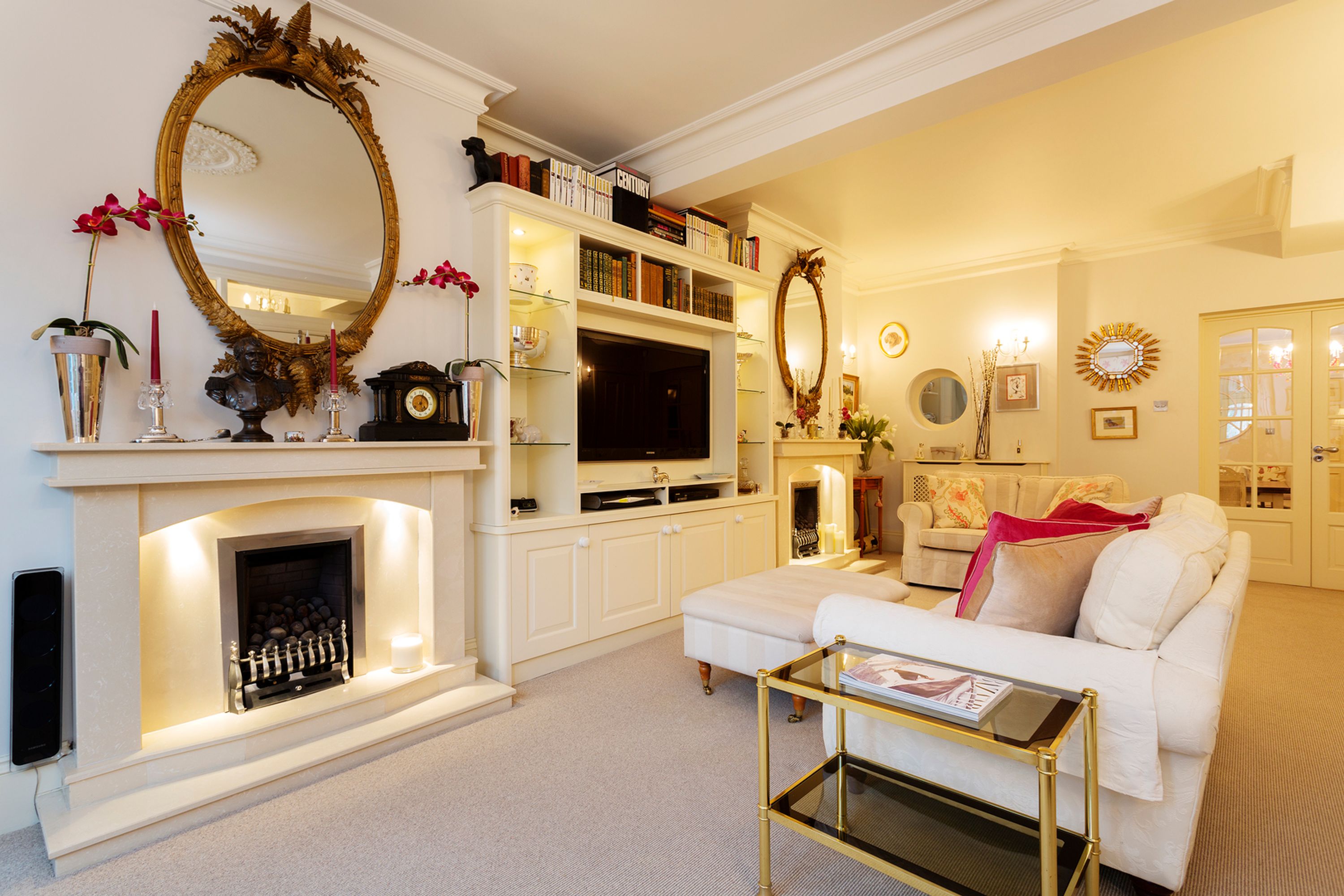 Kingwood Character In London - London