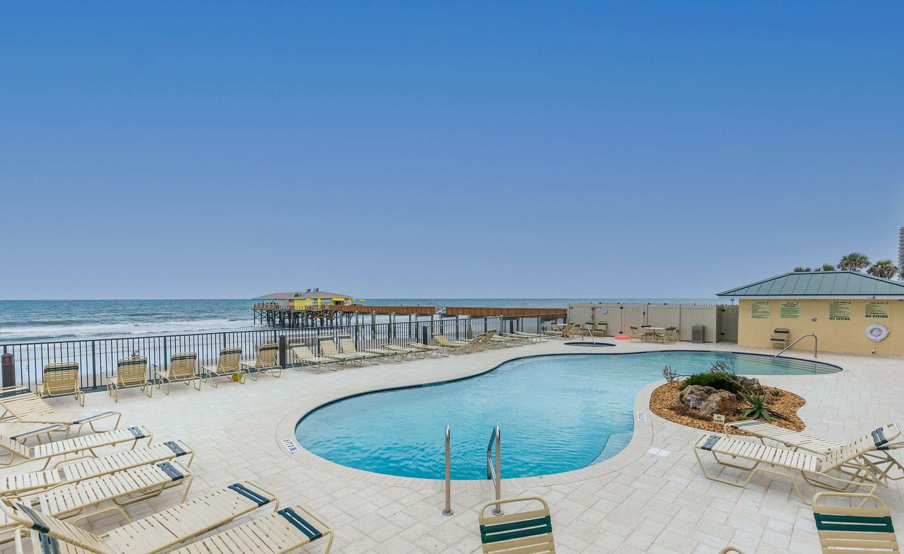 Ocean Front Condo W  Amazing Views  Pool   Hot Tub - New Smyrna Beach, FL