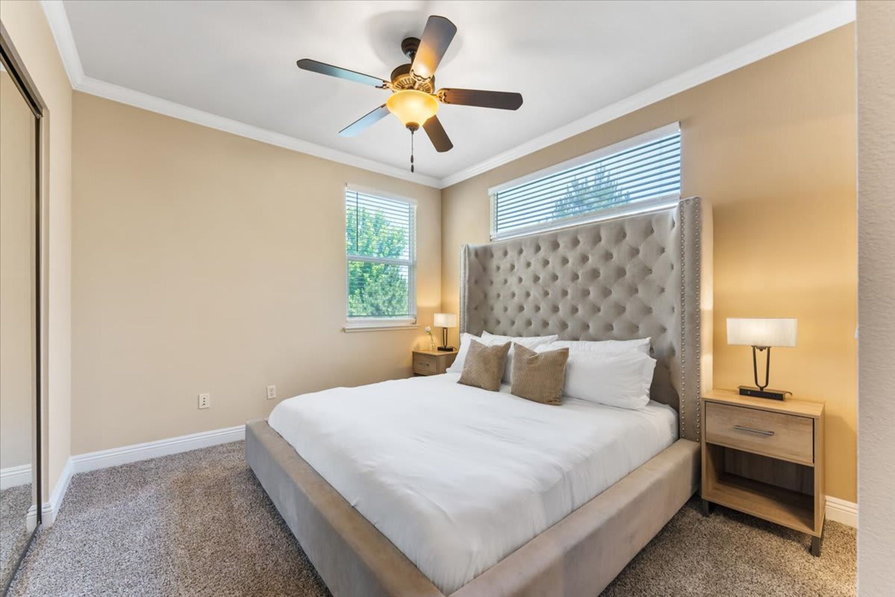 2br Getaway Pool, Gym, Basketball Court & Theater Access - Reno, NV