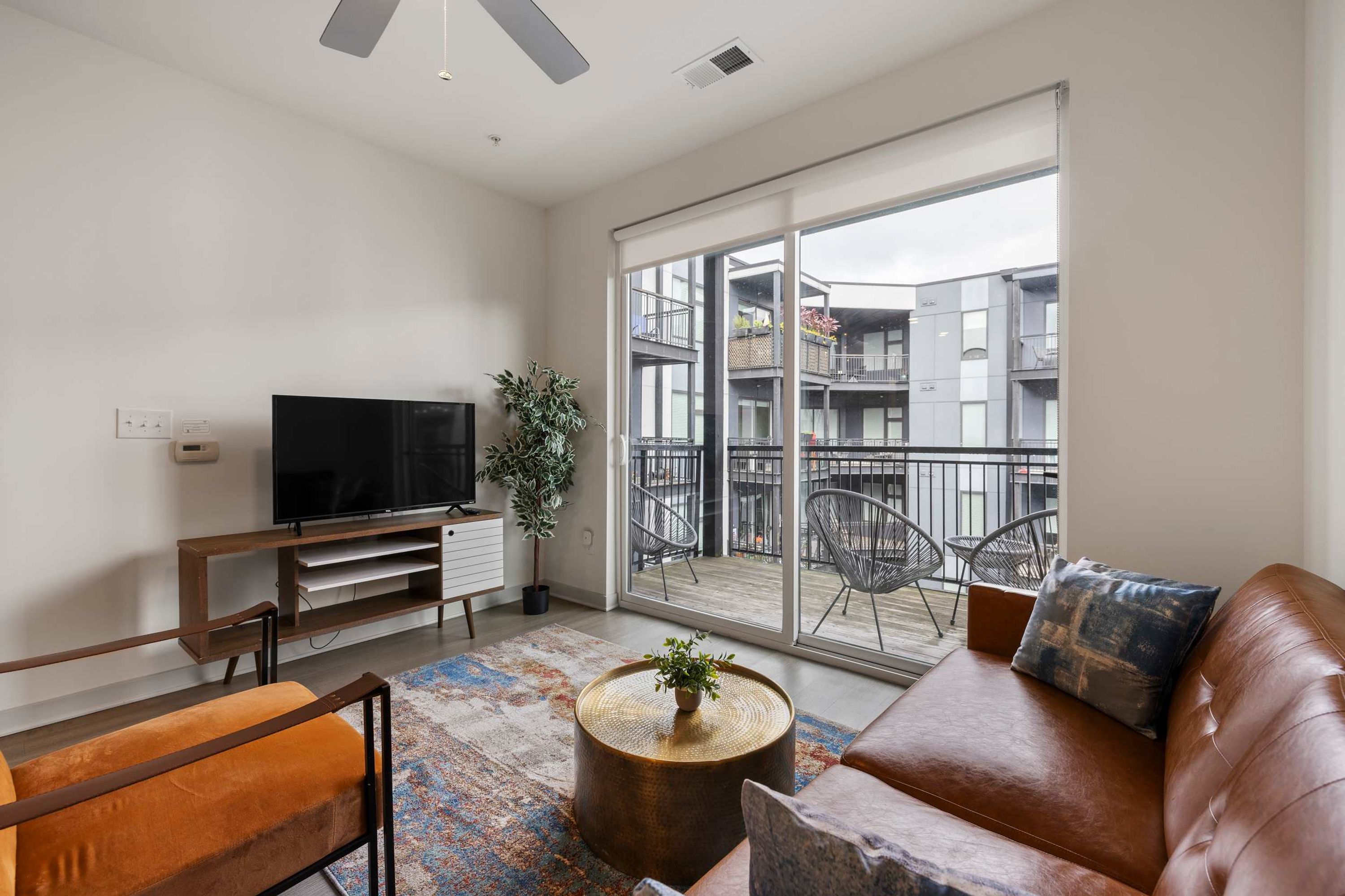 Modern Nulu 2br Cozysuites 09 - Louisville, KY